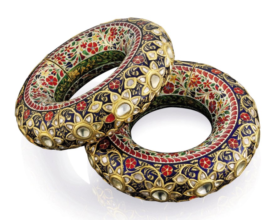 A PAIR OF IMPORTANT INDIAN KADAS | Christie's