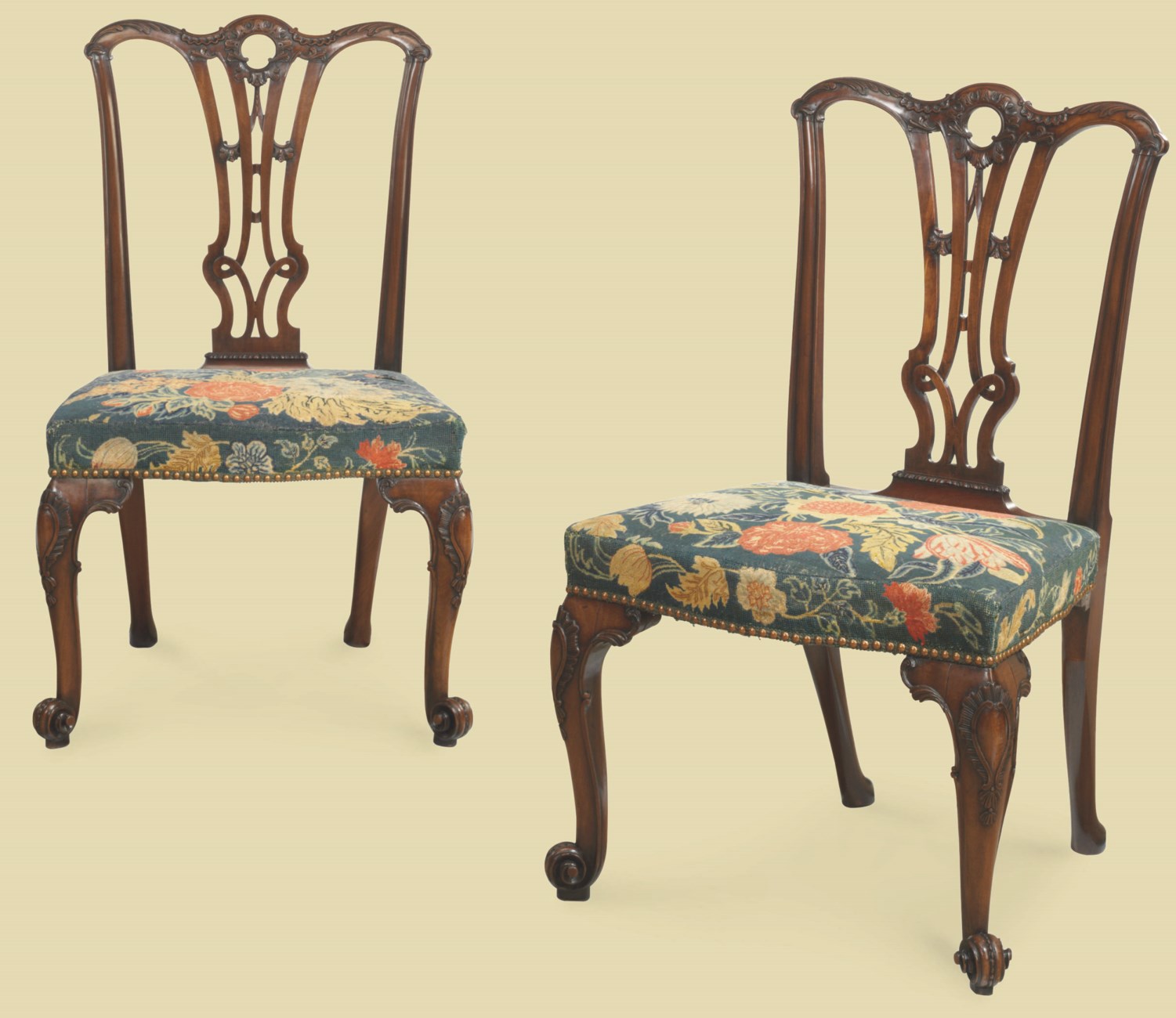 A PAIR OF EARLY GEORGE III MAHOGANY SIDE CHAIRS , CIRCA 1760 | Christie's