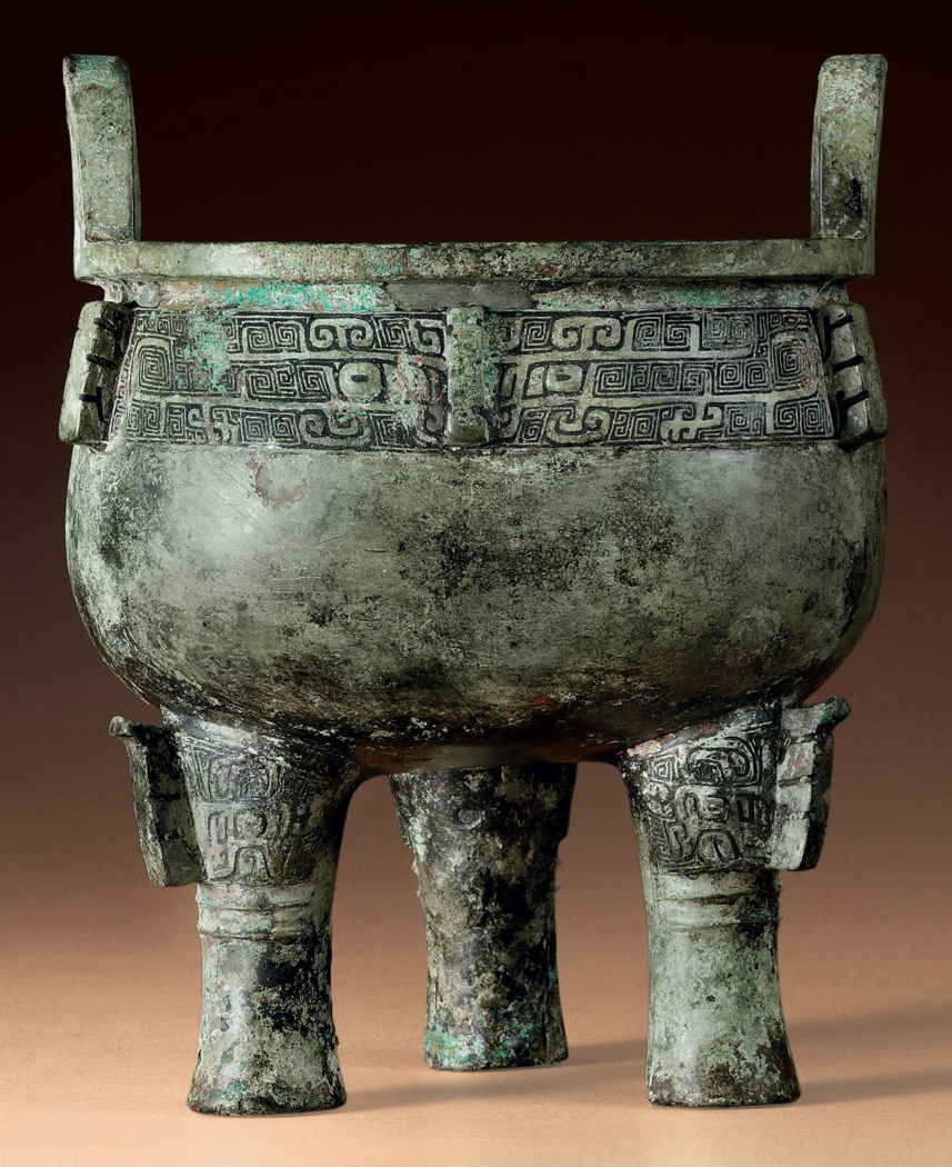 A RARE SMALL BRONZE RITUAL TRIPOD FOOD VESSEL, DING , LATE SHANG ...