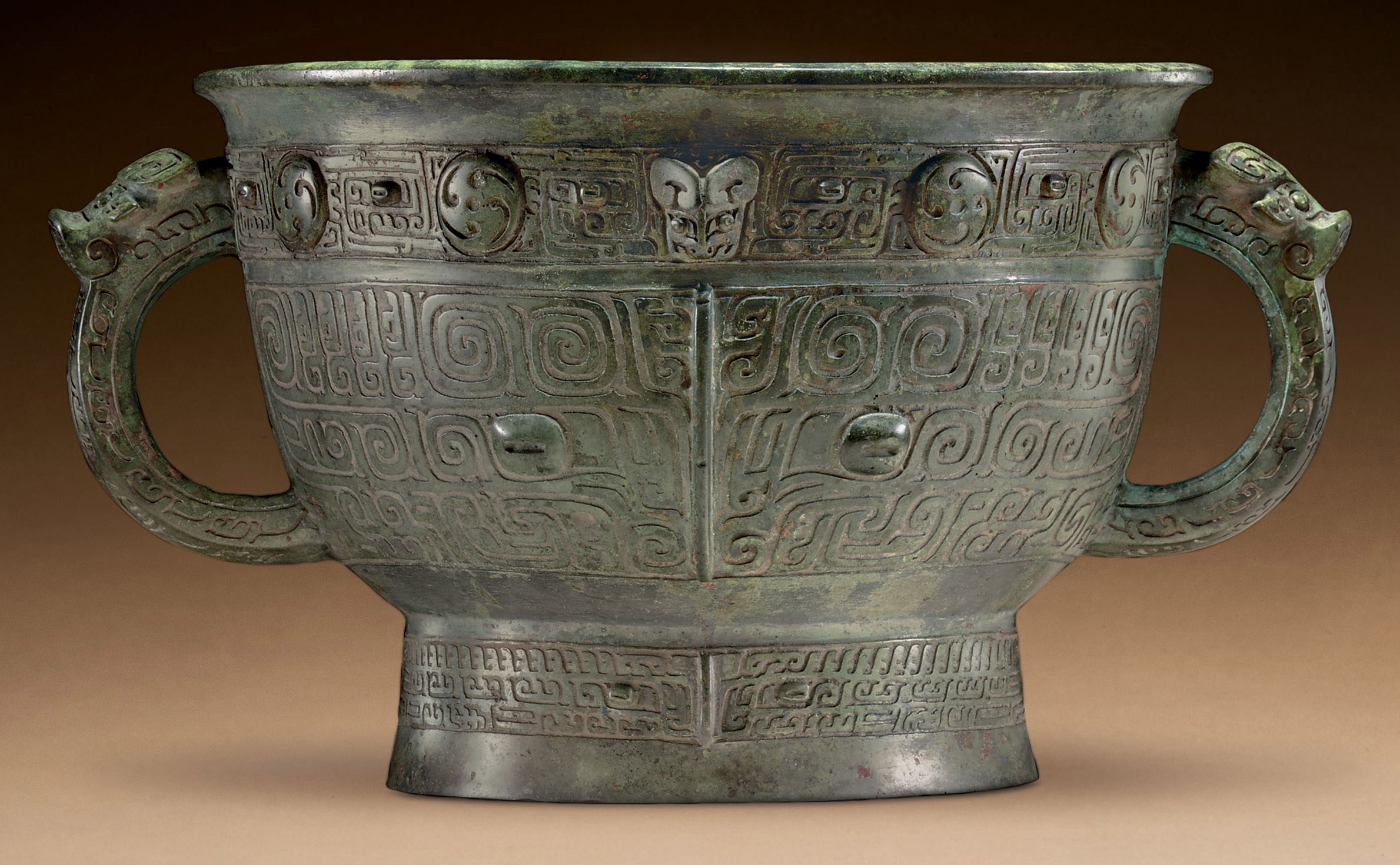 A RARE BRONZE RITUAL FOOD VESSEL, GUI