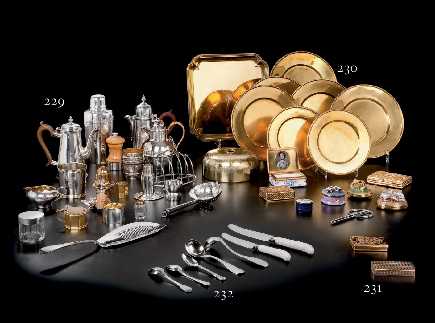 ENSEMBLE EN VERMEIL, METAL ET EMAIL , EN MAJORITE ANGLETERRE, XVIIIÈME ...