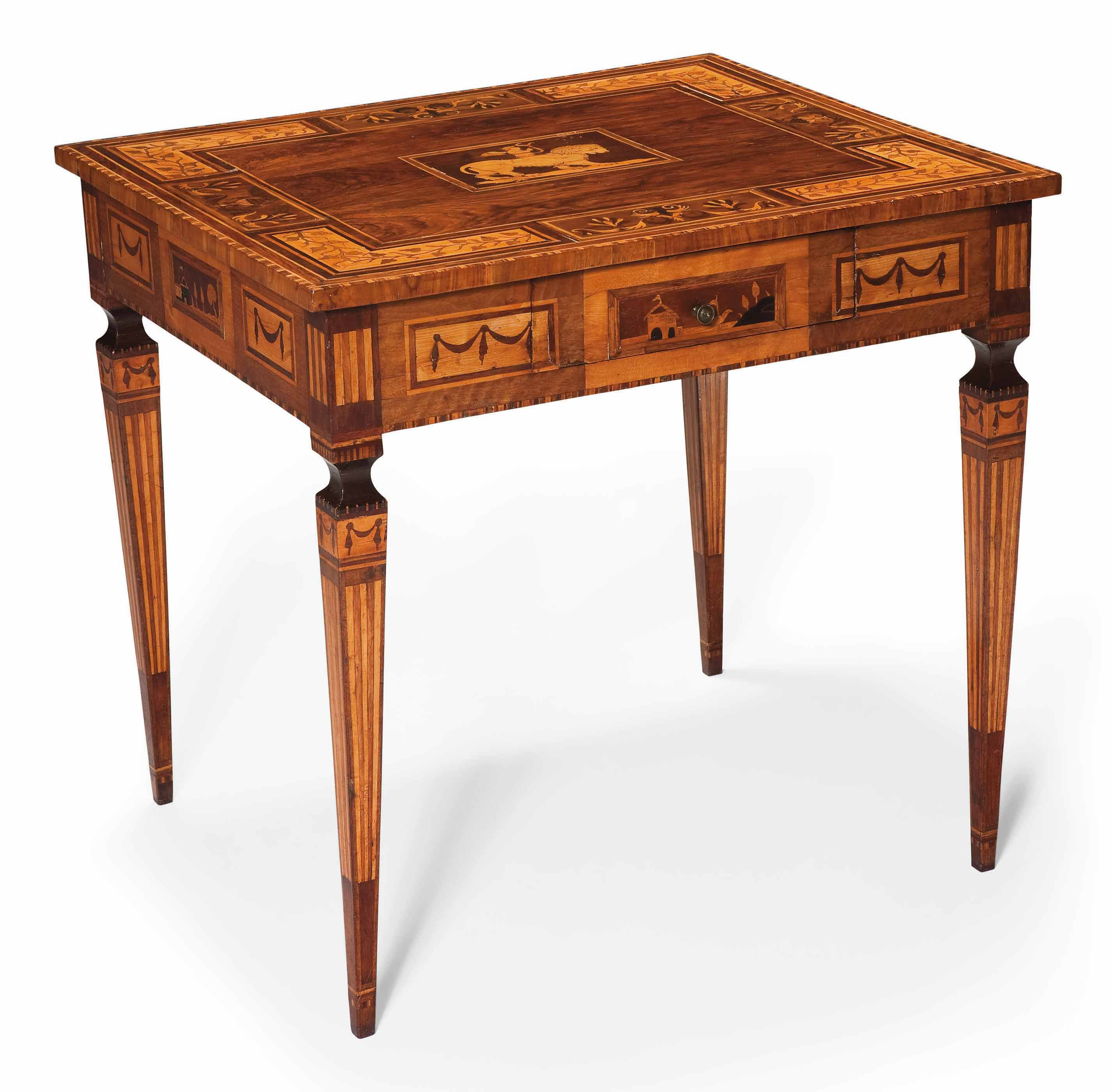 TABLE D'EPOQUE NEOCLASSIQUE