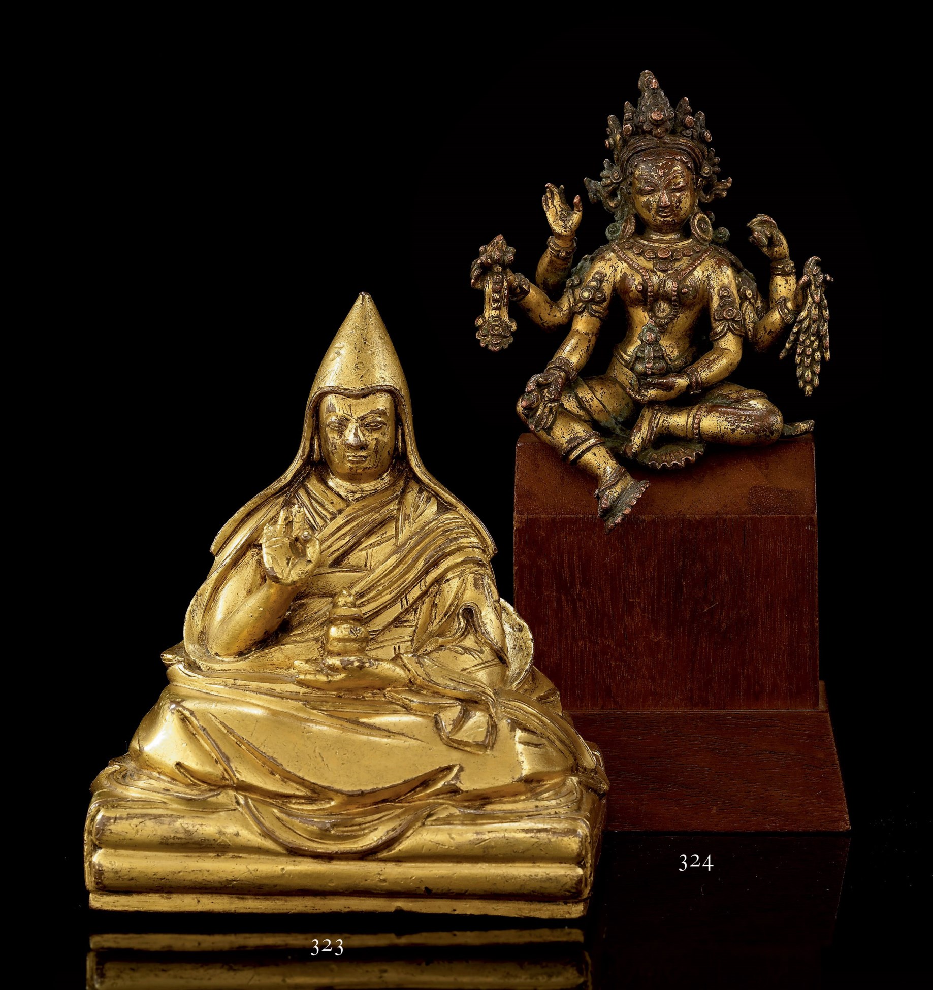 STATUETTE DE VASUDHARA EN CUIVRE DORE, NEPAL, XVEME SIECLE | Christie's