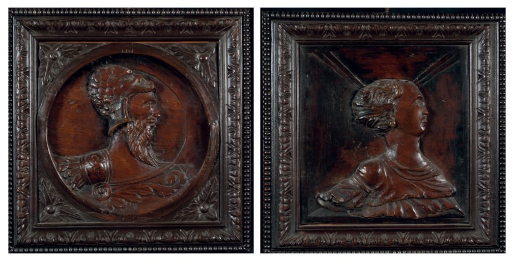 PAIRE DE BAS-RELIEFS EN NOYER SCULPTE REPRESENTANT HERCULE ET UNE MUSE ...