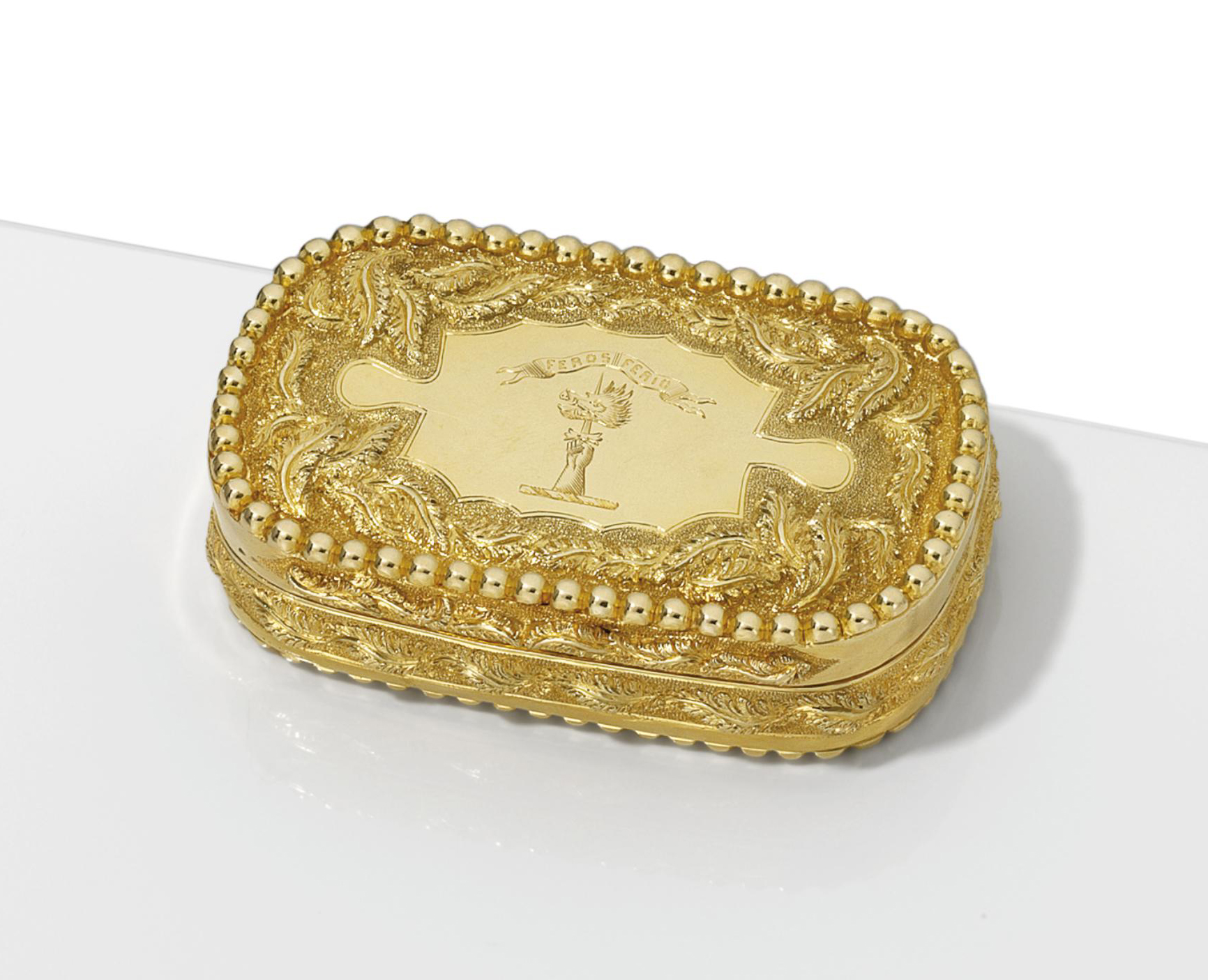 A VICTORIAN GOLD SNUFF-BOX