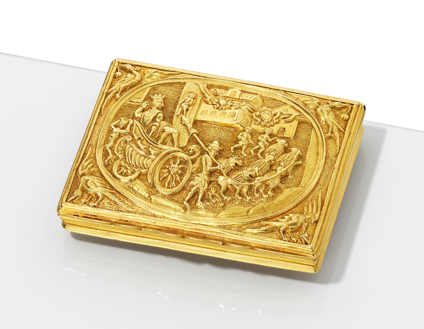 A SPANISH COLONIAL GOLD SNUFF-BOX , POSSIBLY MEXICO, CIRCA 1720/1730 ...