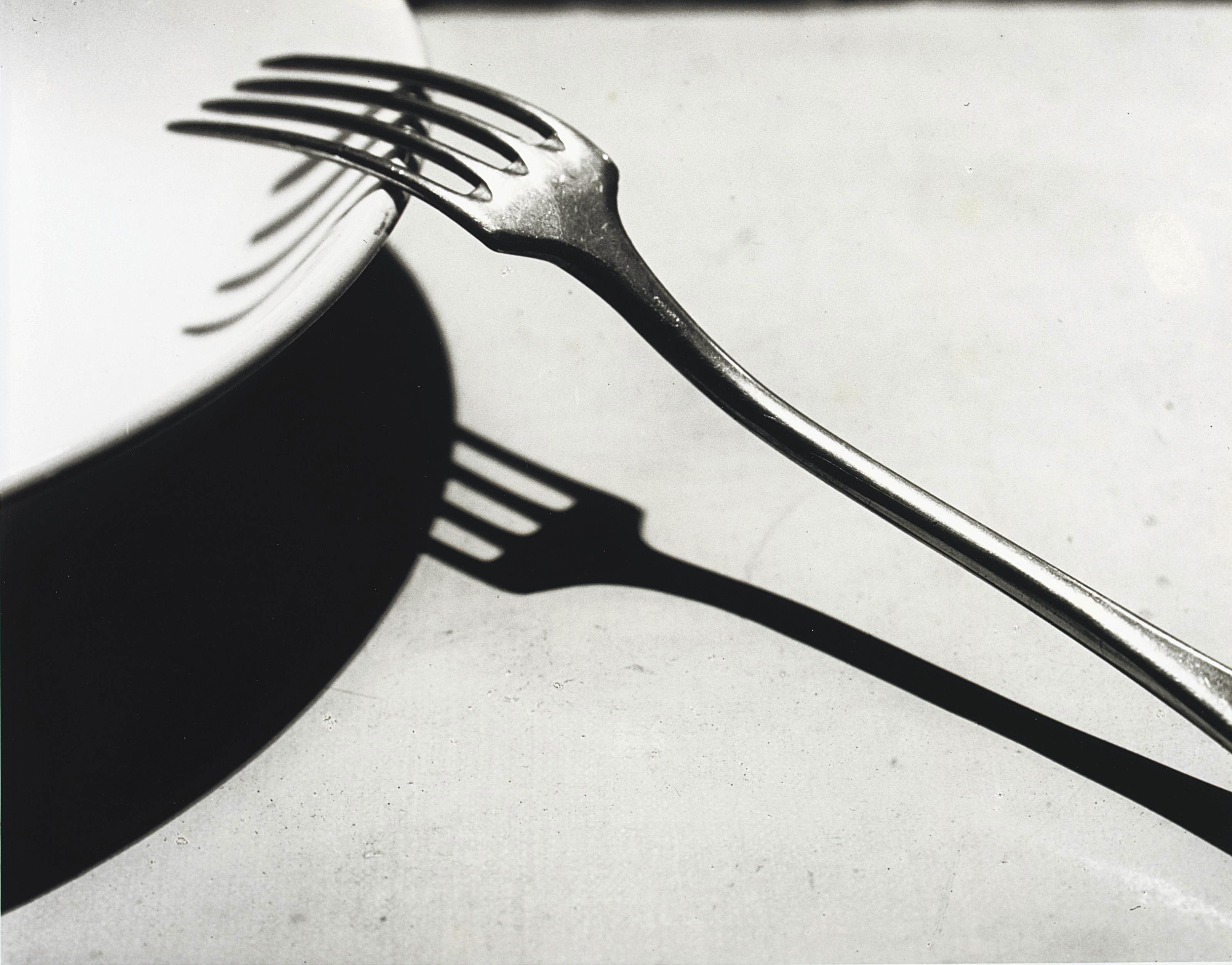 ANDRE KERTESZ (1894-1985) , Paris, 1928 | Christie's