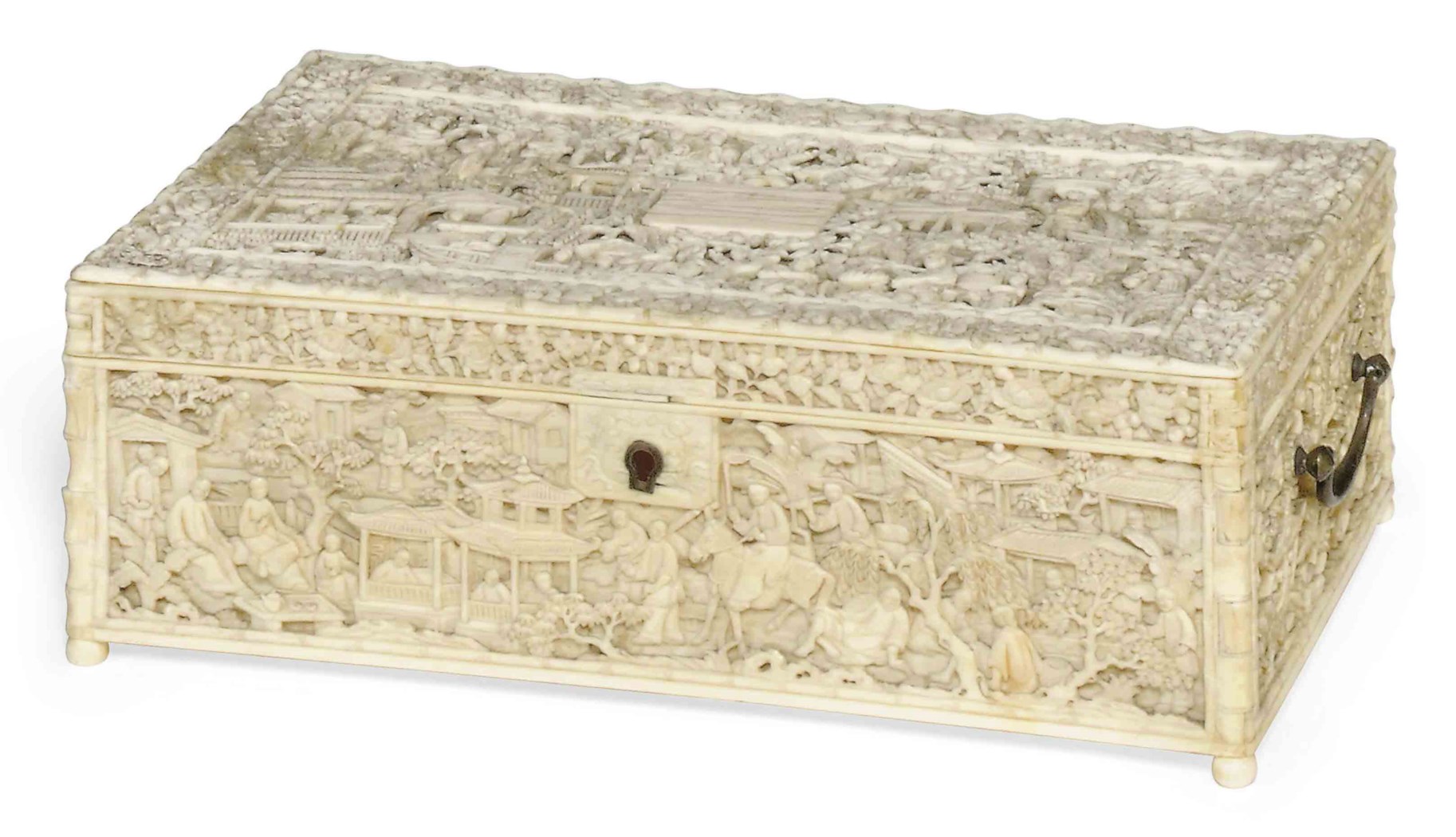 A CHINESE CARVED IVORY BOX , EARLY 19TH CENTURY | Christie's