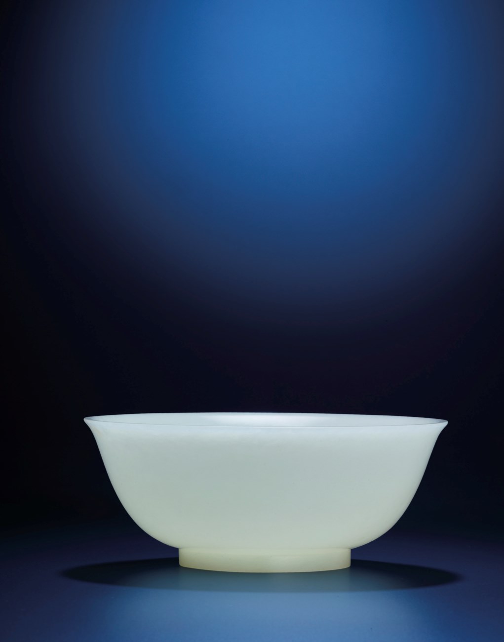 A FINE WHITE JADE BOWL, QIANLONG PERIOD (1736-1795) | Christie's