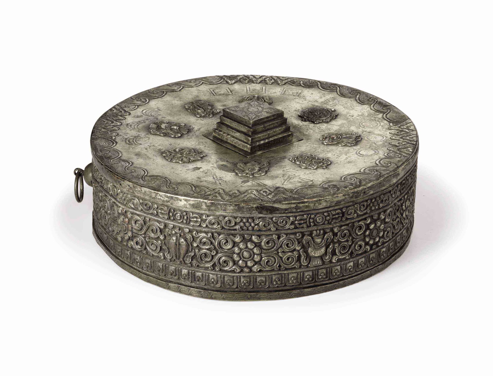 A silver offering mandala plate , TIBETO-CHINESE, 18TH CENTURY | Christie's