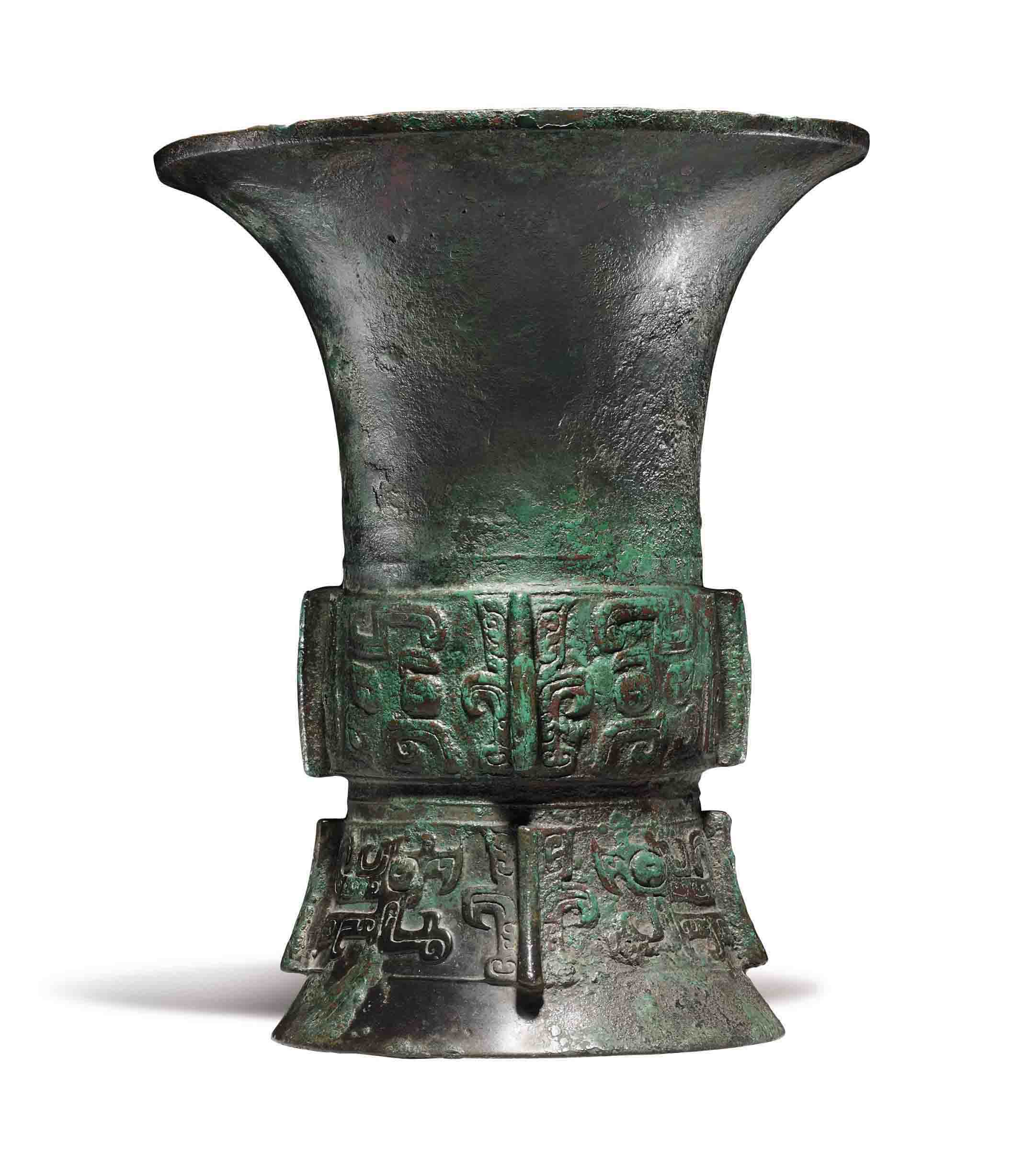 A BRONZE RITUAL WINE VESSEL, ZUN