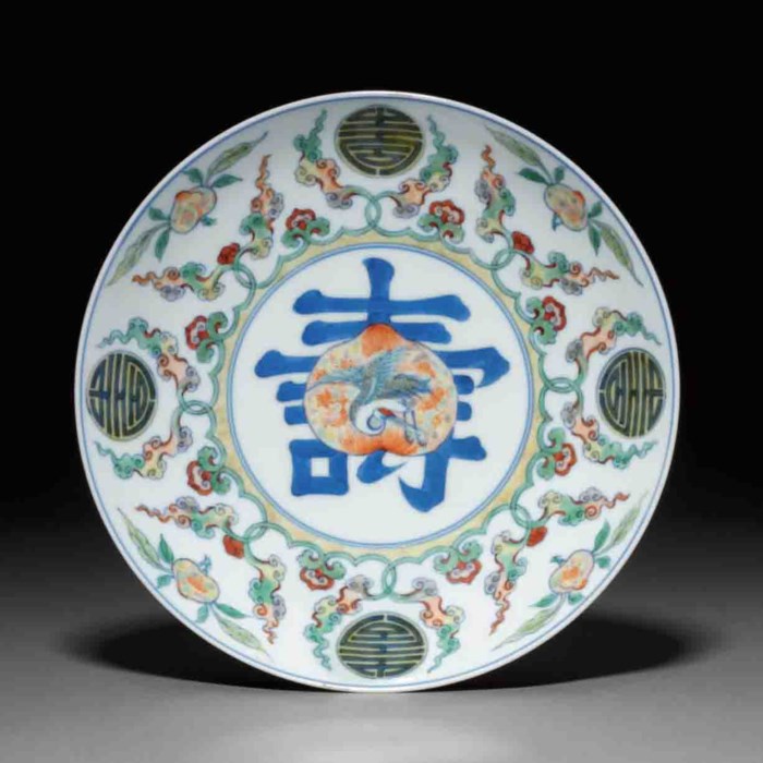 A RARE DOUCAI DISH , KANGXI SIX-CHARACTER MARK IN UNDERGLAZE BLUE ...