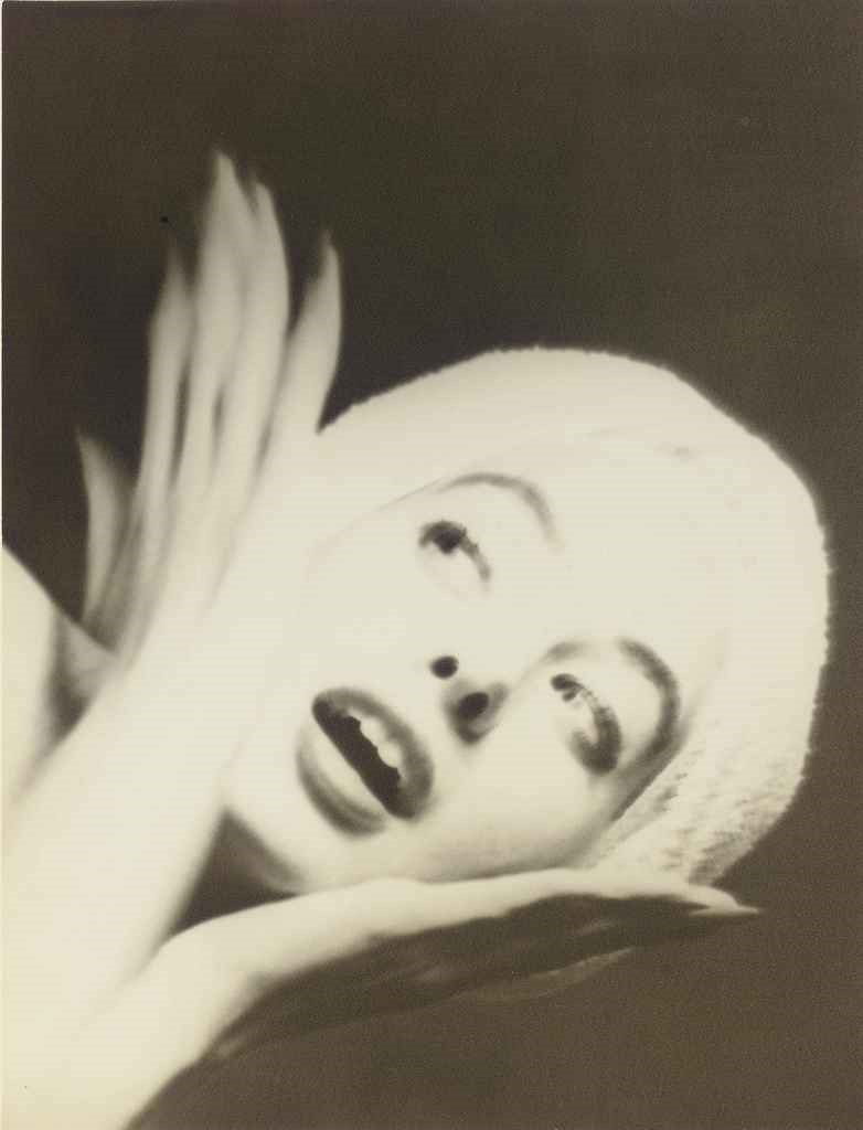 LILLIAN BASSMAN (B. 1917)
