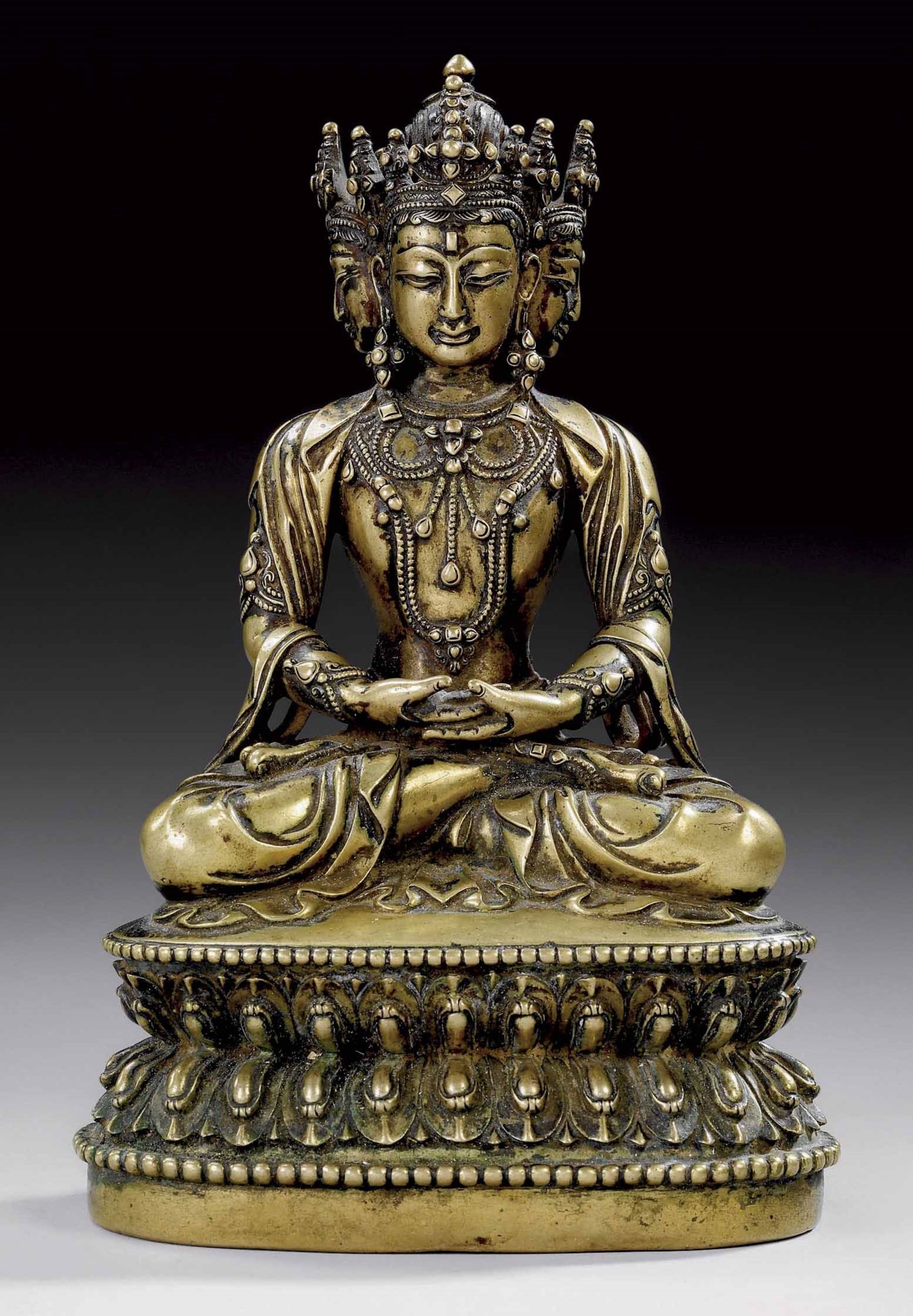 STATUETTE DE VAIROCANA EN BRONZE, TIBET, FIN DU XVEME SIECLE | Christie's