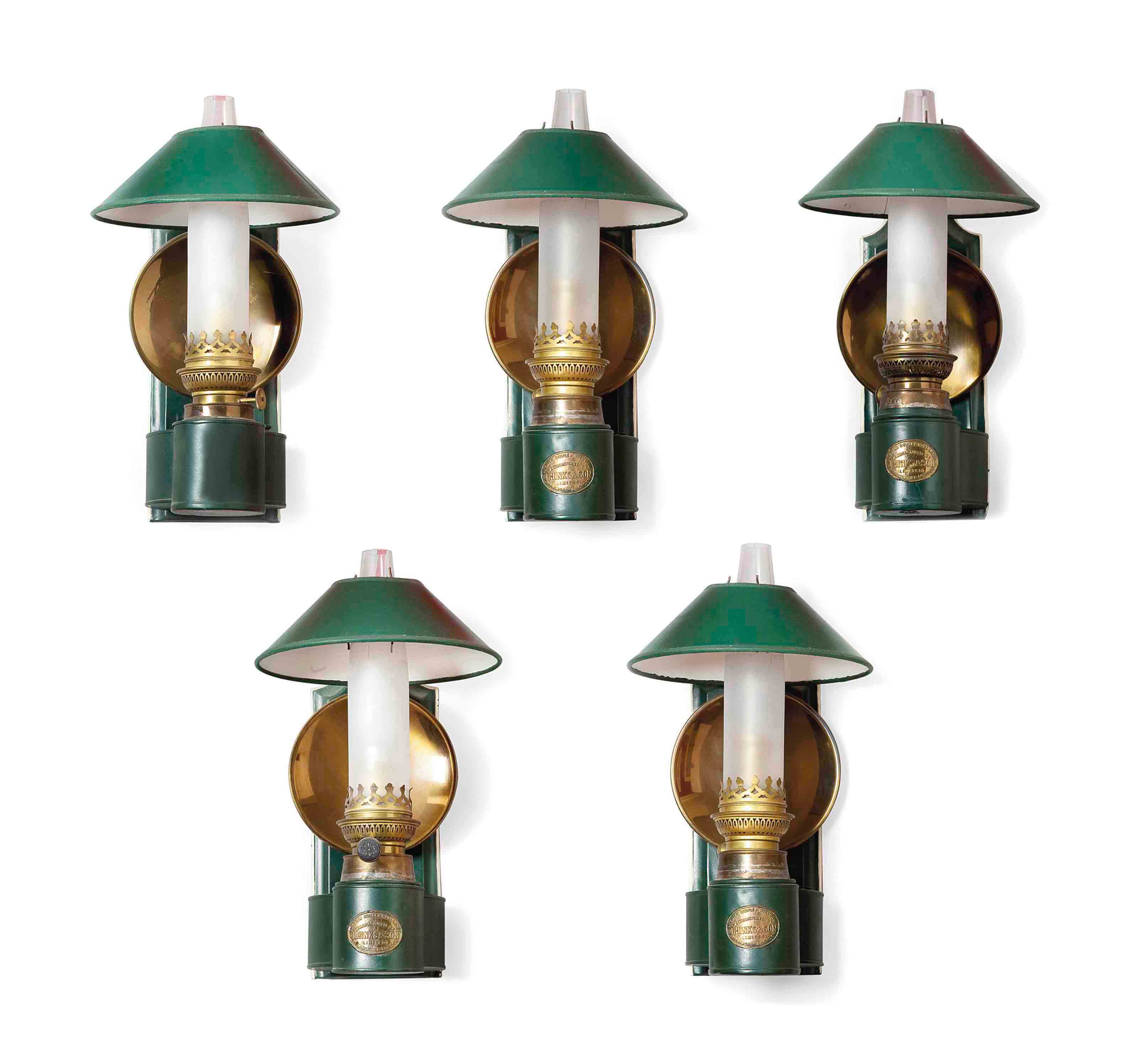 SUITE DE CINQ APPLIQUES A QUINQUET