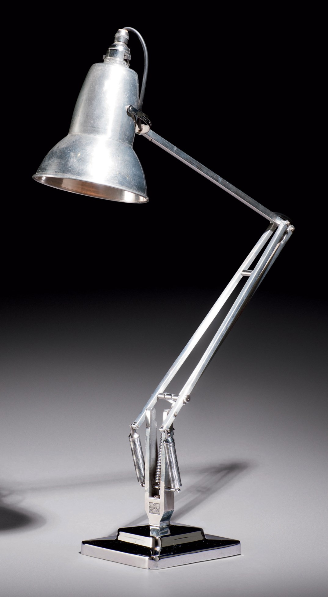GEORGE CARWARDINE (1887-1948) POUR HERBERT TERRY & SONS , LAMPE ...