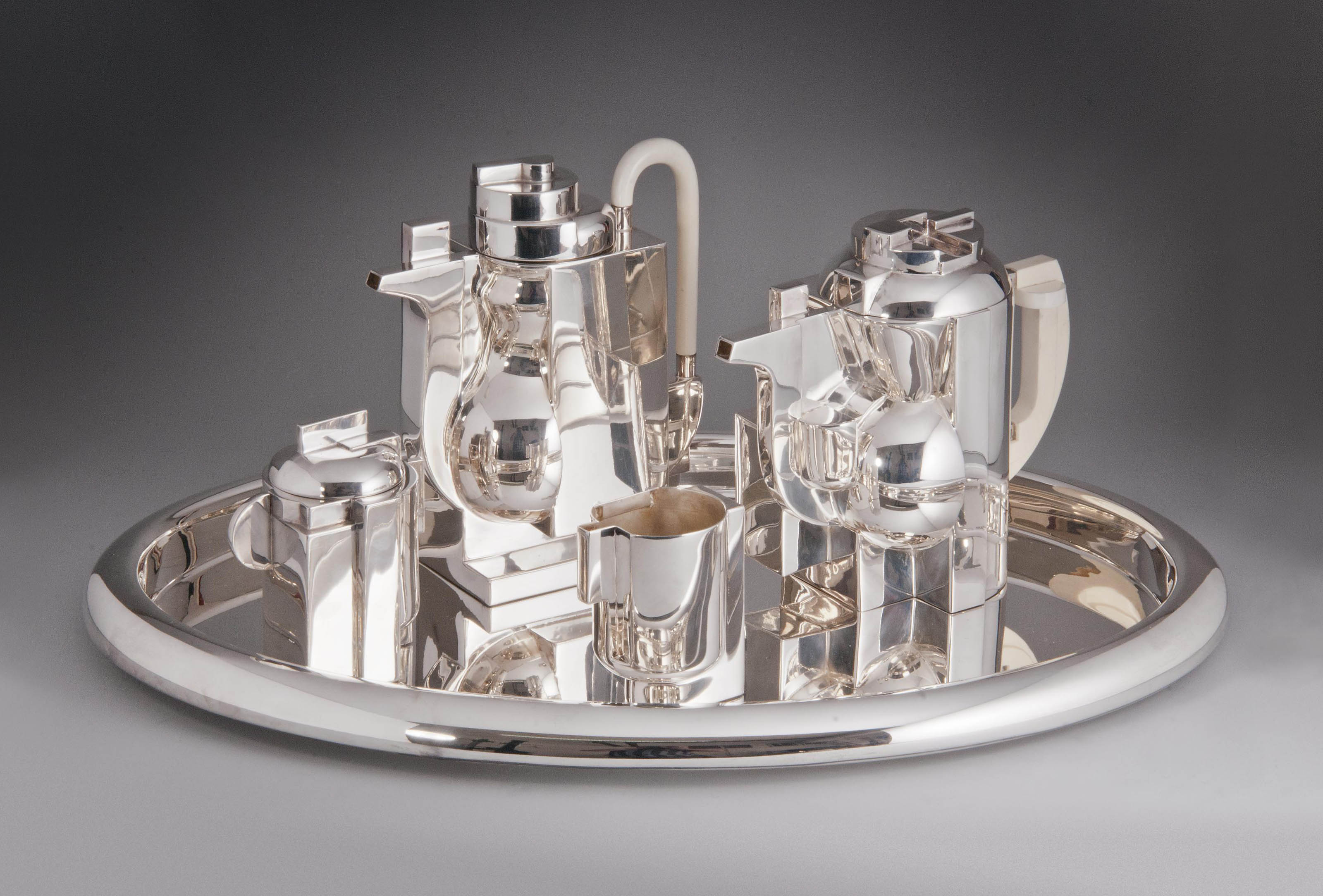 RICHARD MEIER (b. 1934)