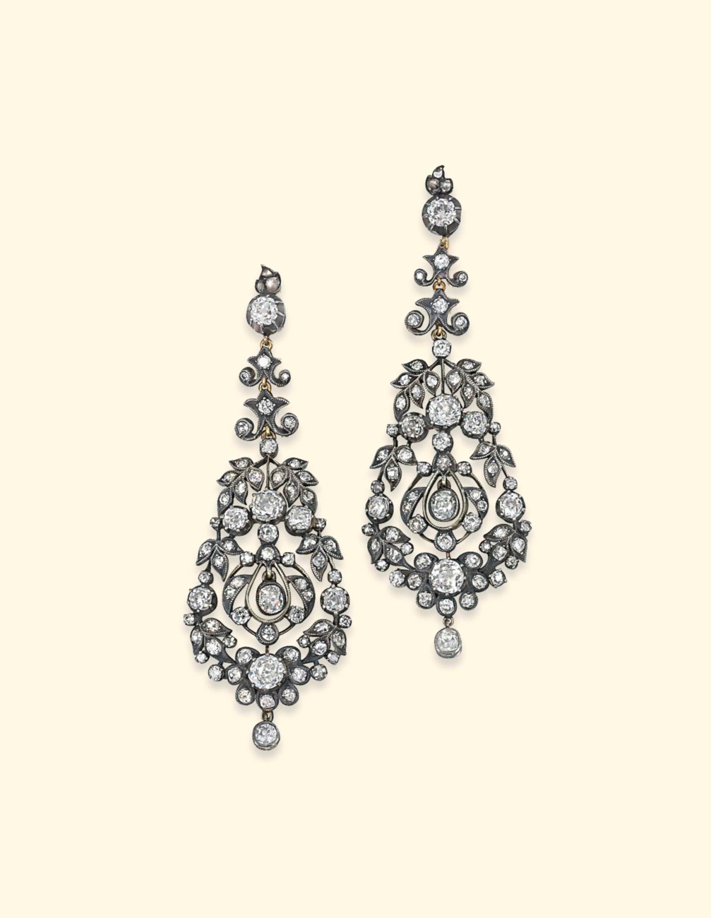 A PAIR OF DIAMOND EAR PENDANTS | Christie's