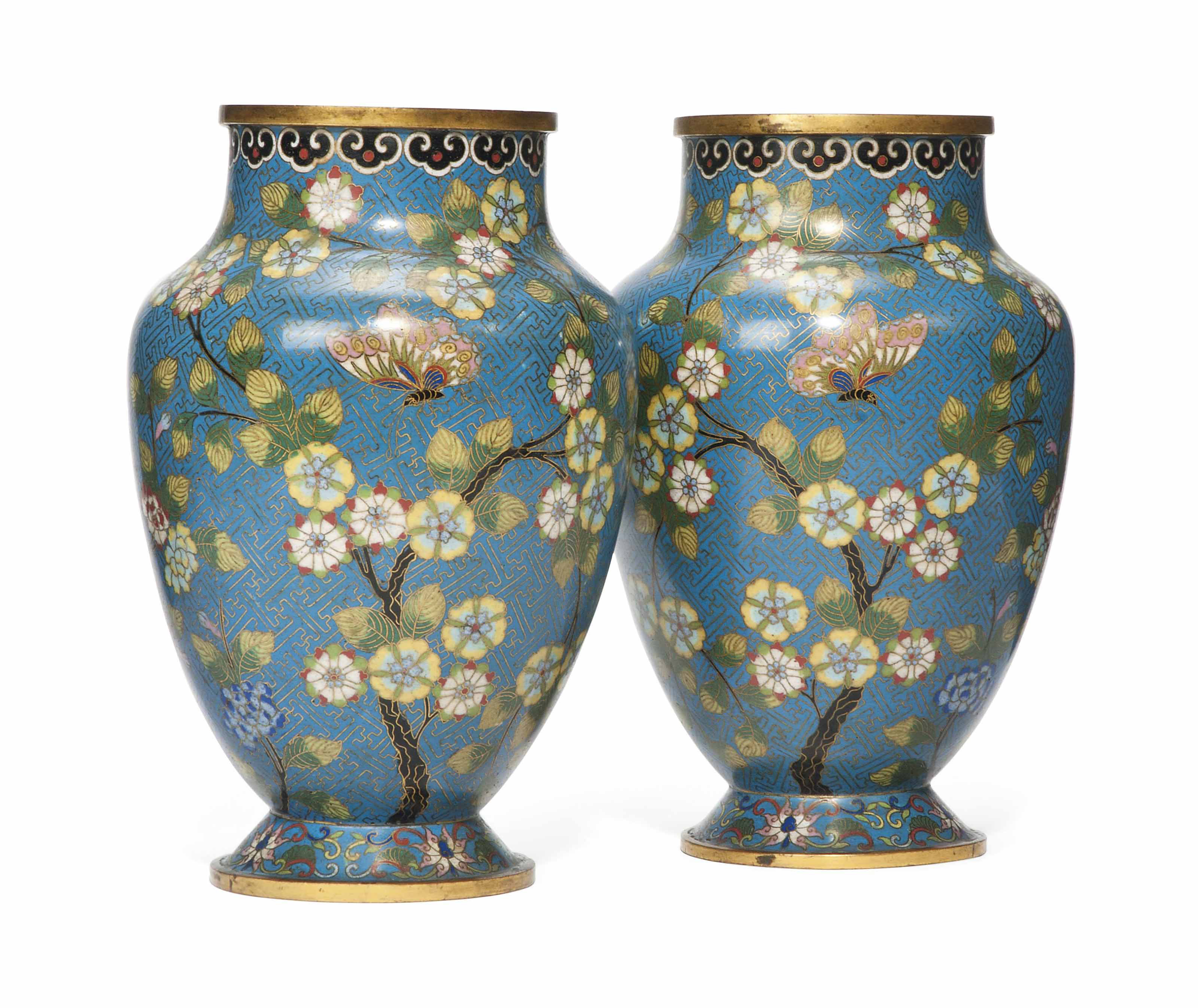 A PAIR OF CHINESE CLOISONNÉ ENAMEL VASES | Christie's