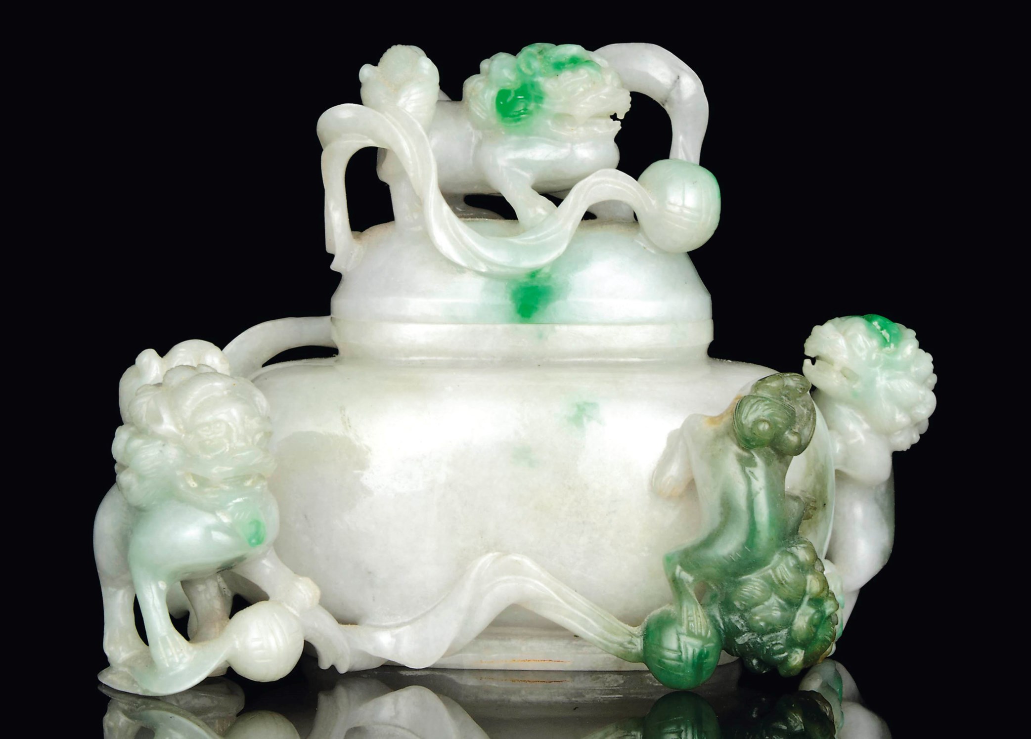 A CHINESE JADEITE JAR AND COVER , 20TH CENTURY | Christie's