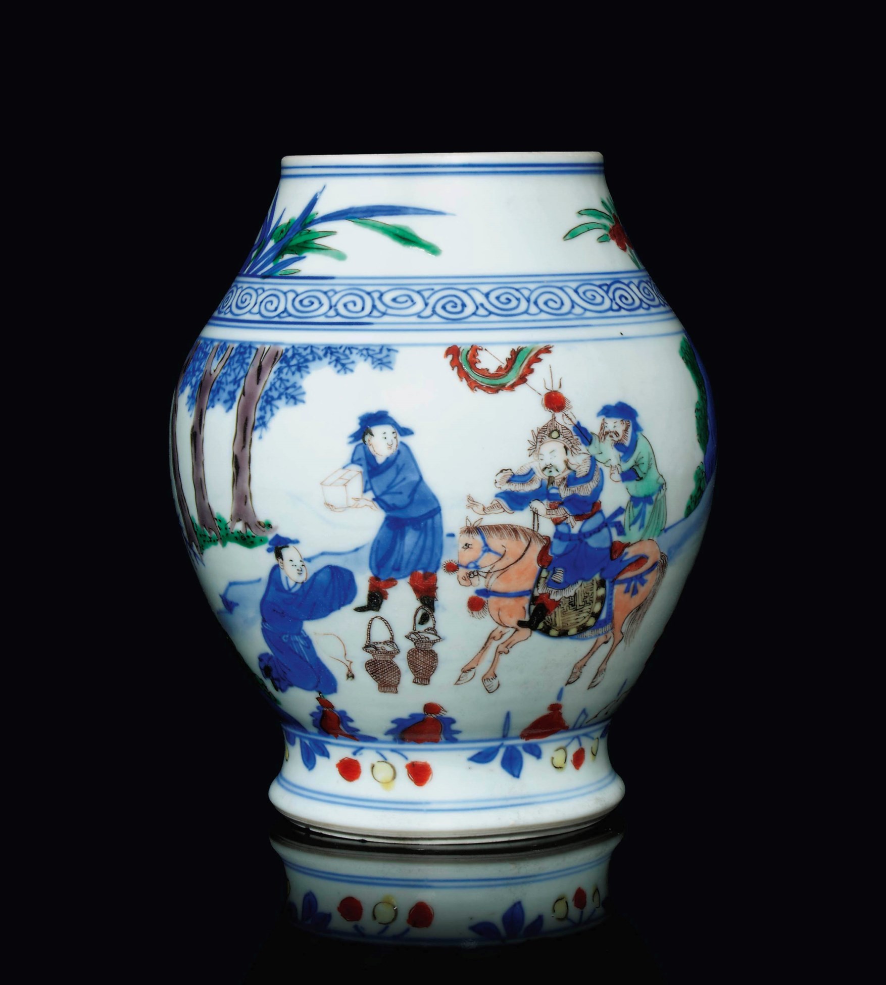 A CHINESE WUCAI VASE , TRANSITIONAL PERIOD (1620-1683) | Christie's