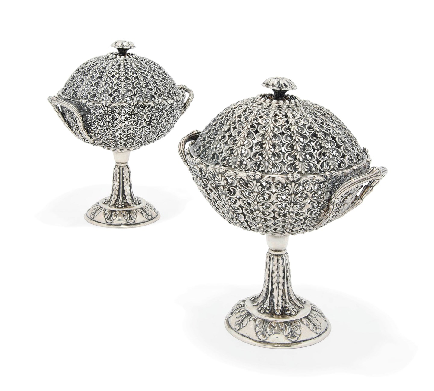 A PAIR OF VICTORIAN SILVER CAVIAR DISHES AND COVERS WITH DETACHABLE ...