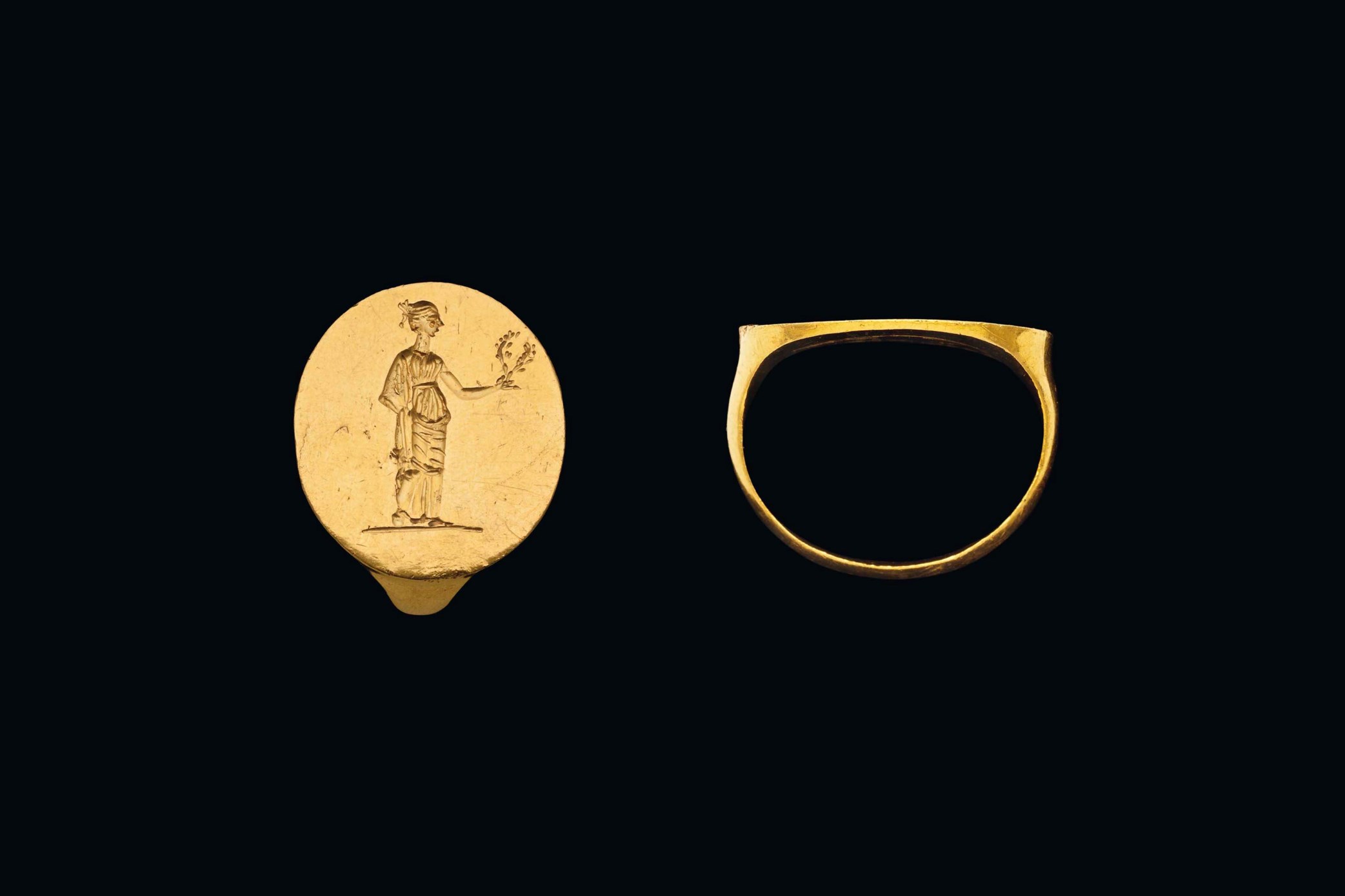 A GREEK GOLD RING , HELLENISTIC PERIOD, CIRCA LATE 4TH CENTURY B.C ...