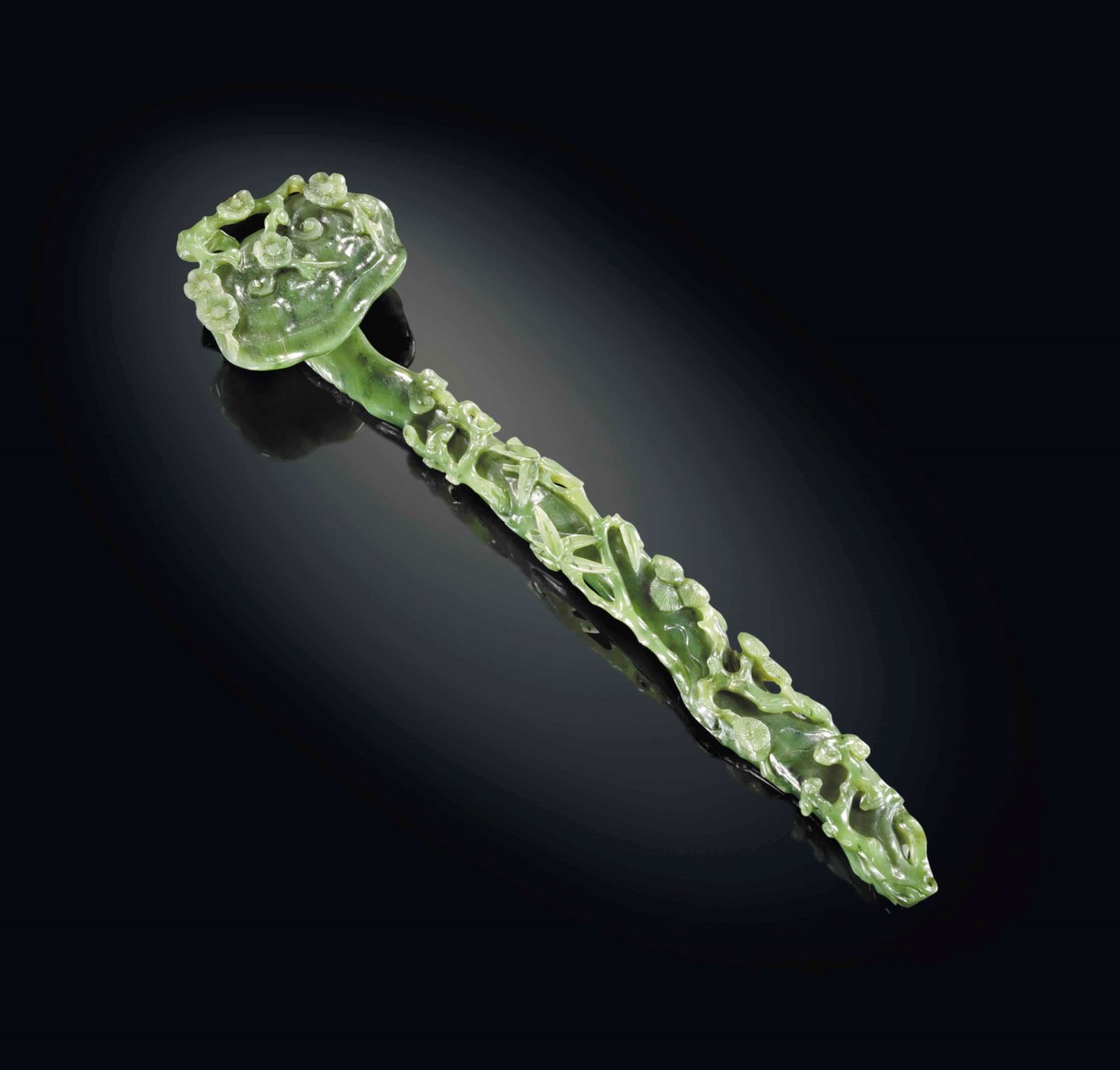 A CHINESE SPINACH JADE RUYI SCEPTRE , 19TH/20TH CENTURY | Christie's