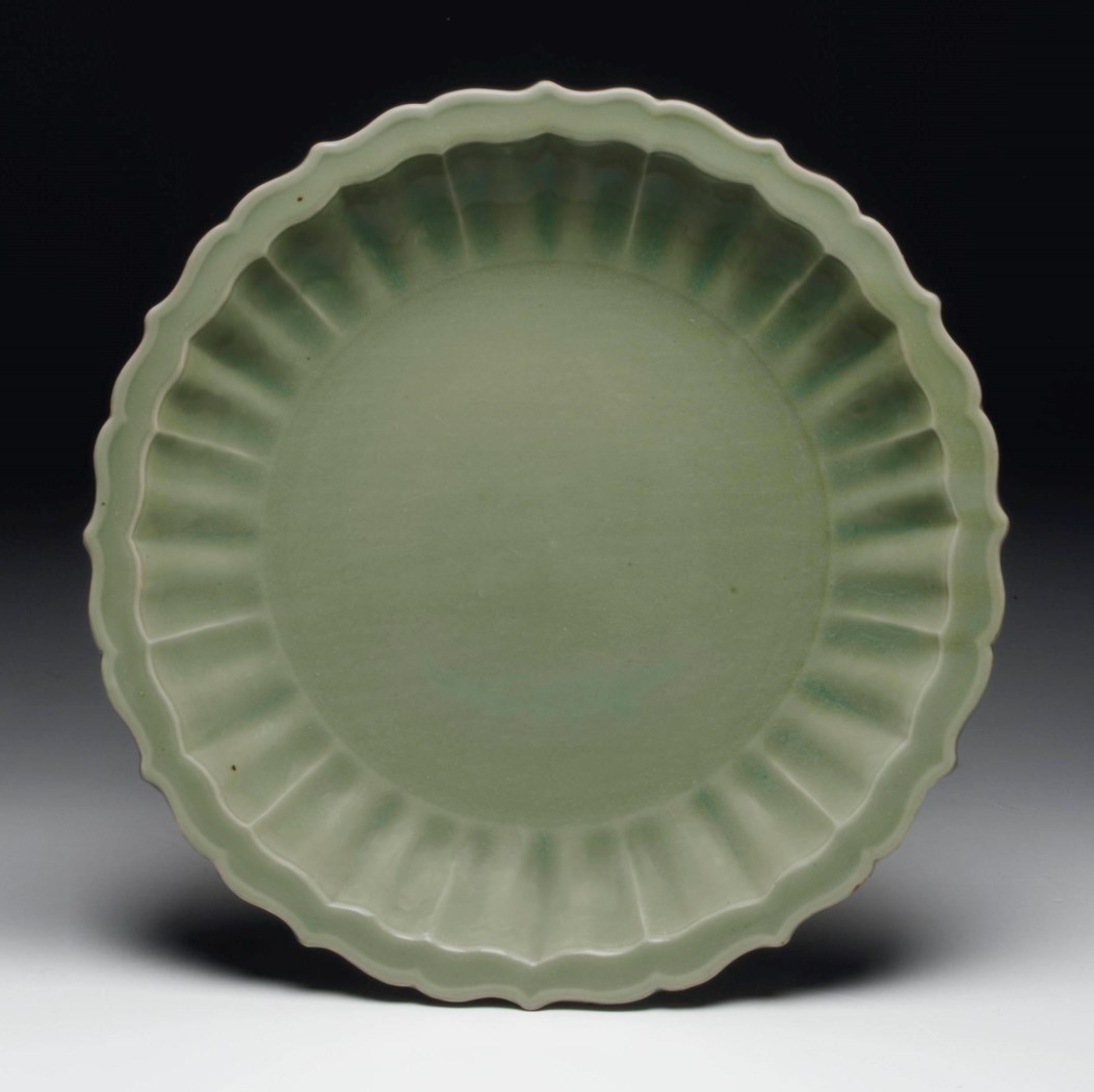 A LARGE LONGQUAN CELADON BARBED-RIM DISH , EARLY MING DYNASTY, 14TH ...