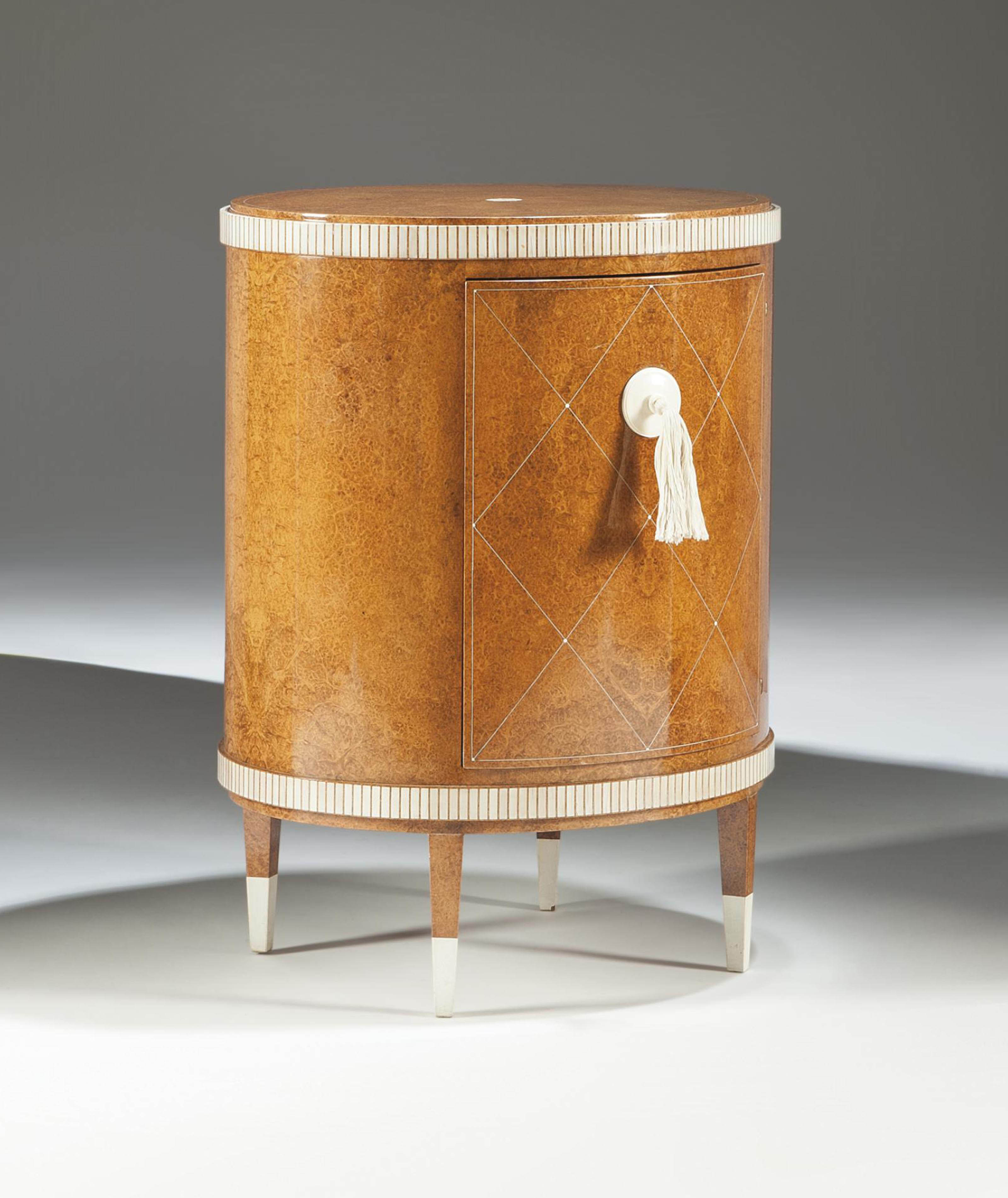 ÉMILE-JACQUES RUHLMANN (1879-1933) POUR M. SIMON , CABINET OVALE, VERS ...