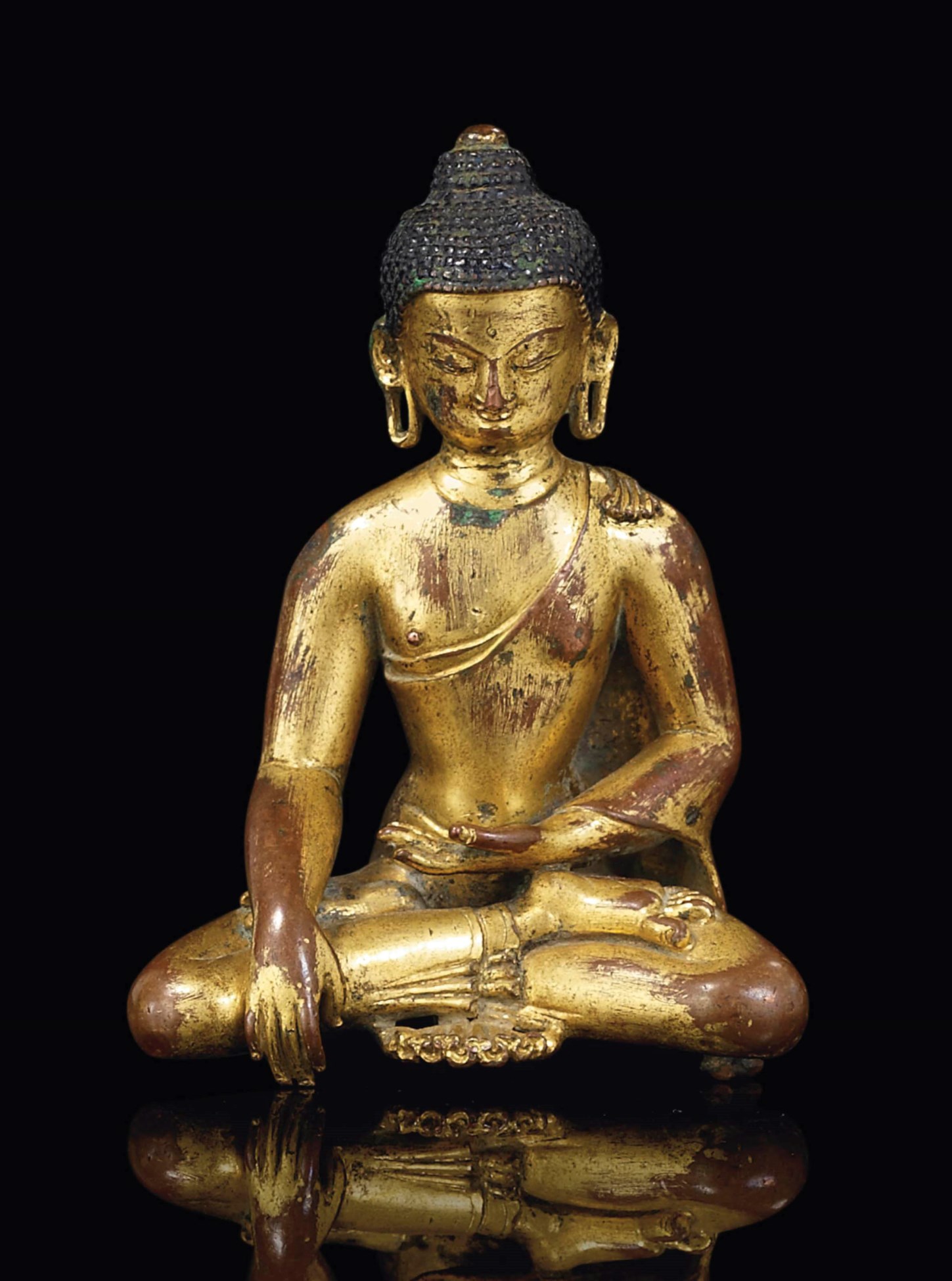 STATUETTE DE BOUDDHA SHAKYAMUNI EN CUIVRE DORE