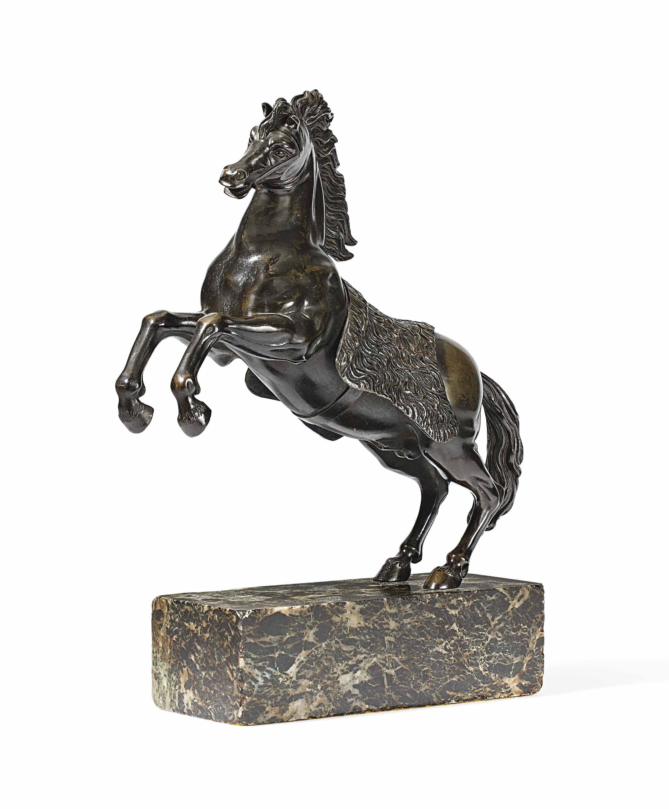 MODELE EN BRONZE REPRESENTANT UN CHEVAL CABRE