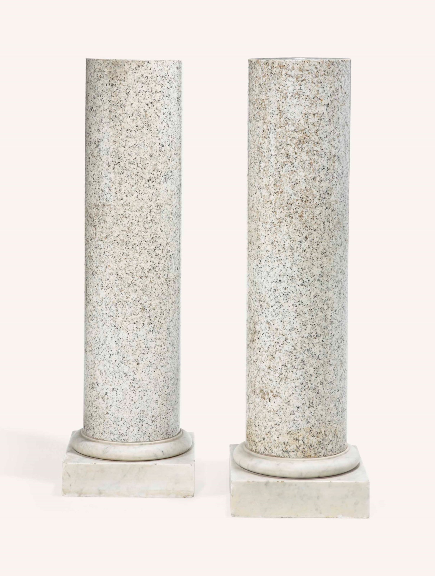 PAIRE DE COLONNES EN GRANIT ROSE , FRANCE OU ITALIE, XXEME SIECLE ...