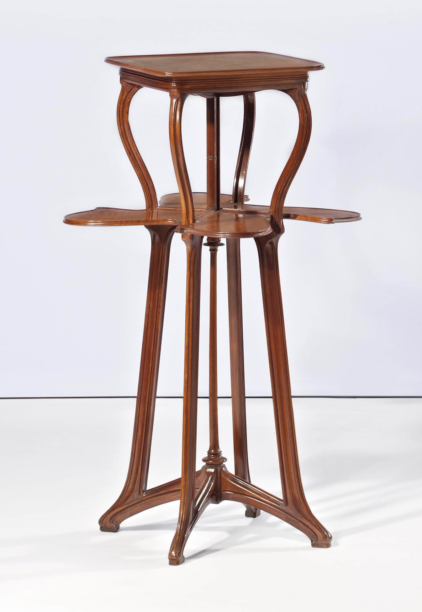 EUGÈNE GAILLARD (1862-1933) , TABLE À THÉ, 1902 | Christie's