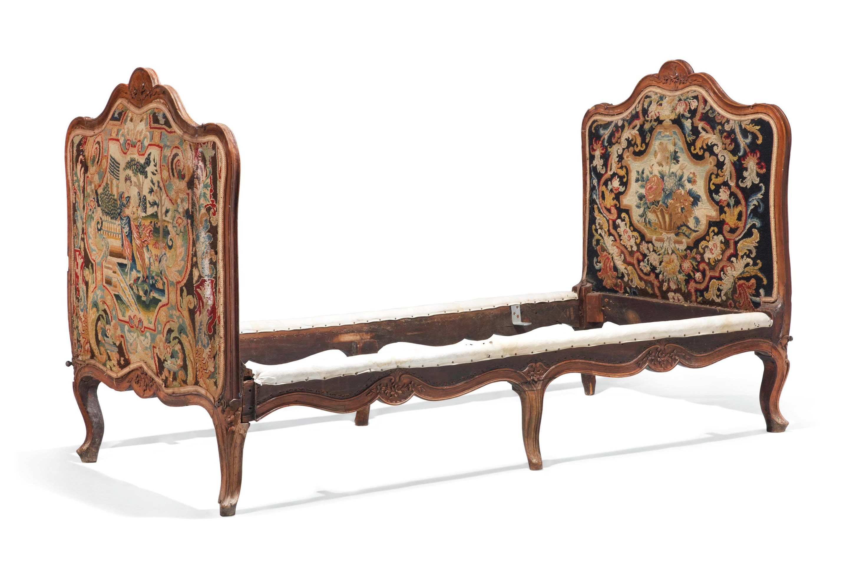 LIT D'EPOQUE LOUIS XV , MILIEU DU XVIIIEME SIECLE | Christie's