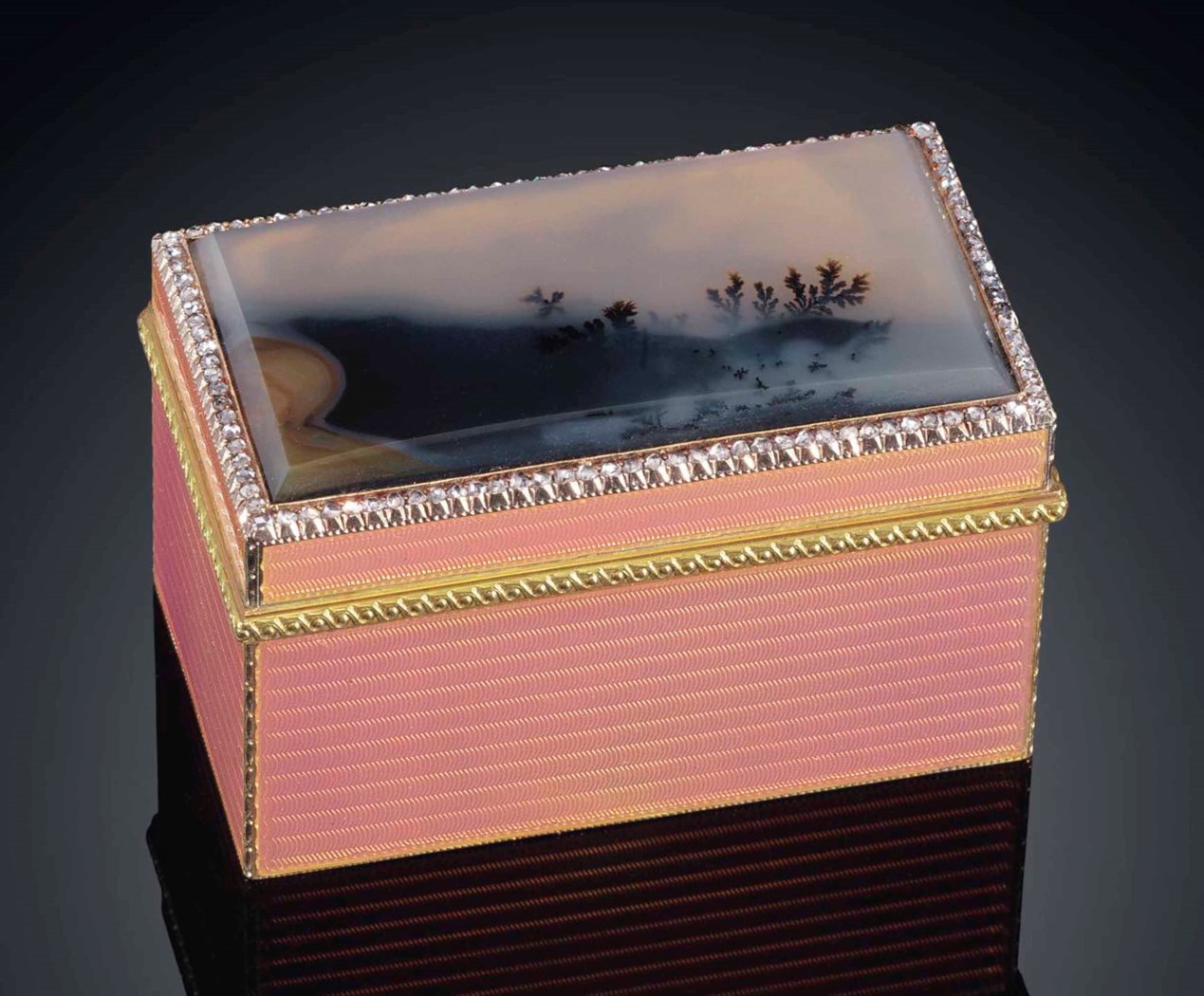 A JEWELLED GOLD-MOUNTED MOSS AGATE BOX, MARKED FABERGÉ, WITH THE ...