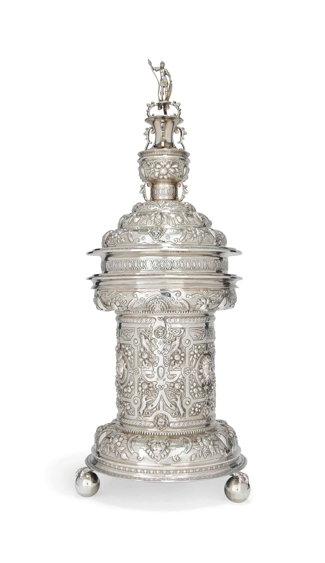 A FINE SILVER REPRODUCTION OF AN ELIZABETHAN STANDING SALT , MARK OF L ...