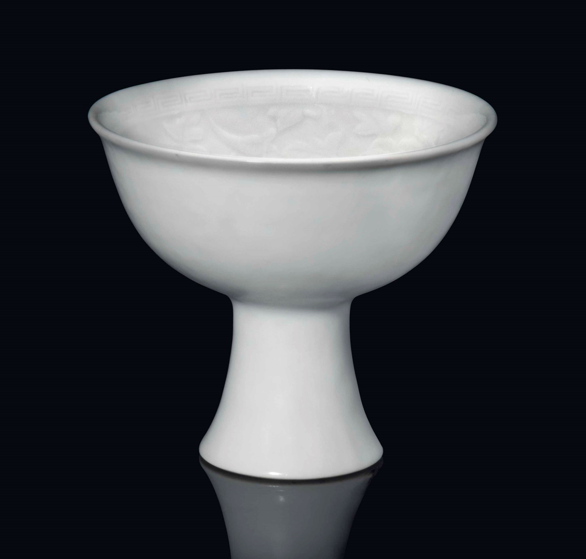 A SMALL CHINESE WHITE-GLAZED STEM CUP , MING DYNASTY (1368-1644 ...