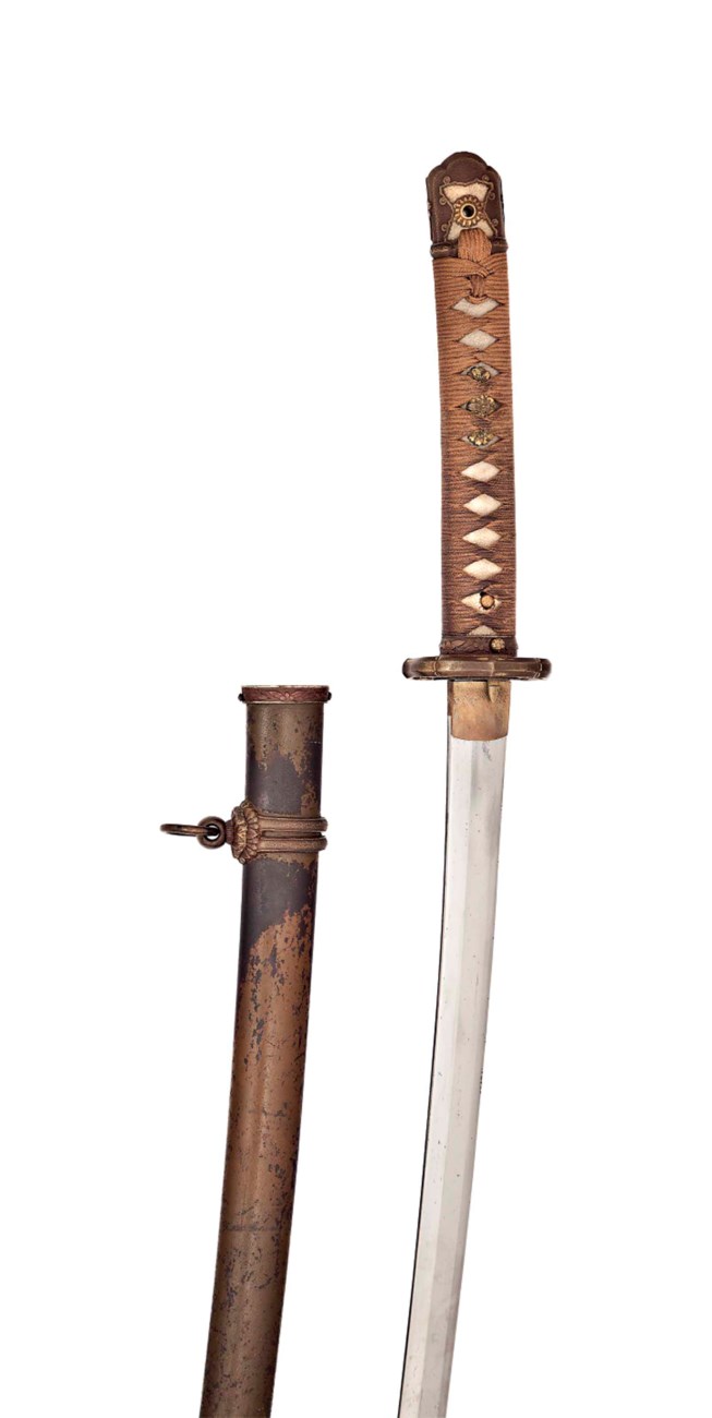 A JAPANESE OFFICER'S UCHIGATANA, THE BLADE 16TH CENTURY, WITH SPURIOUS ...