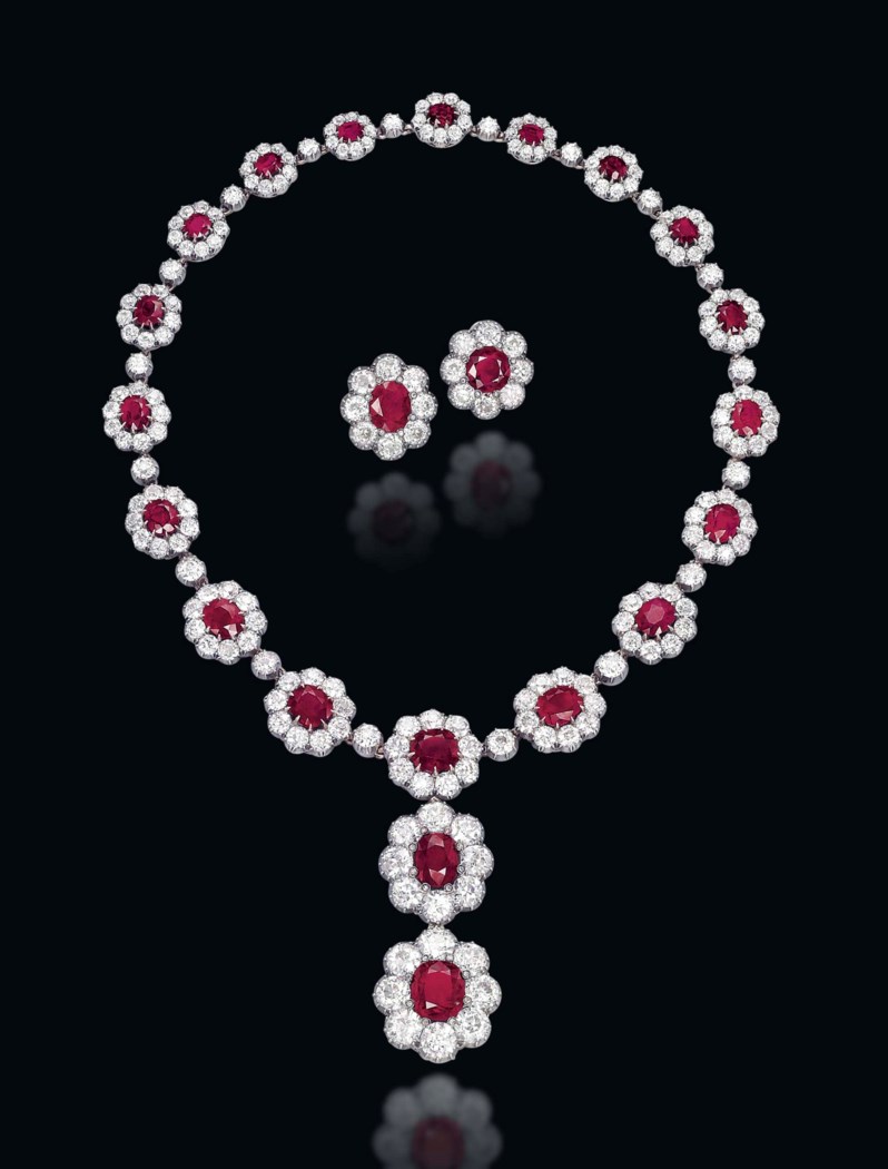 A SET OF ANTIQUE RUBY AND DIAMOND JEWELLERY | Christie's