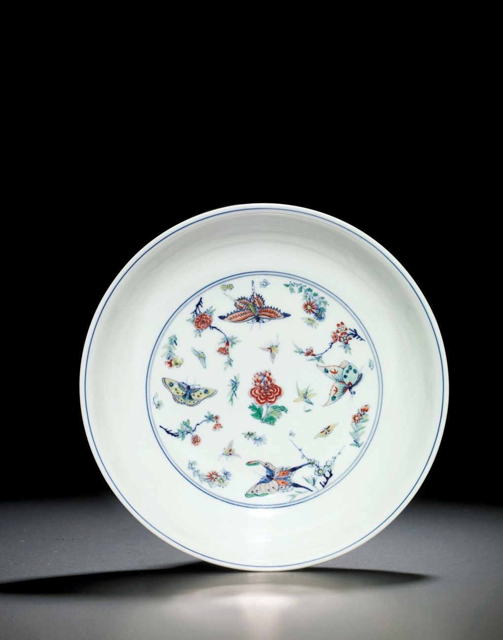 A FINE AND EXTREMELY RARE DOUCAI 'BUTTERFLY' DISH