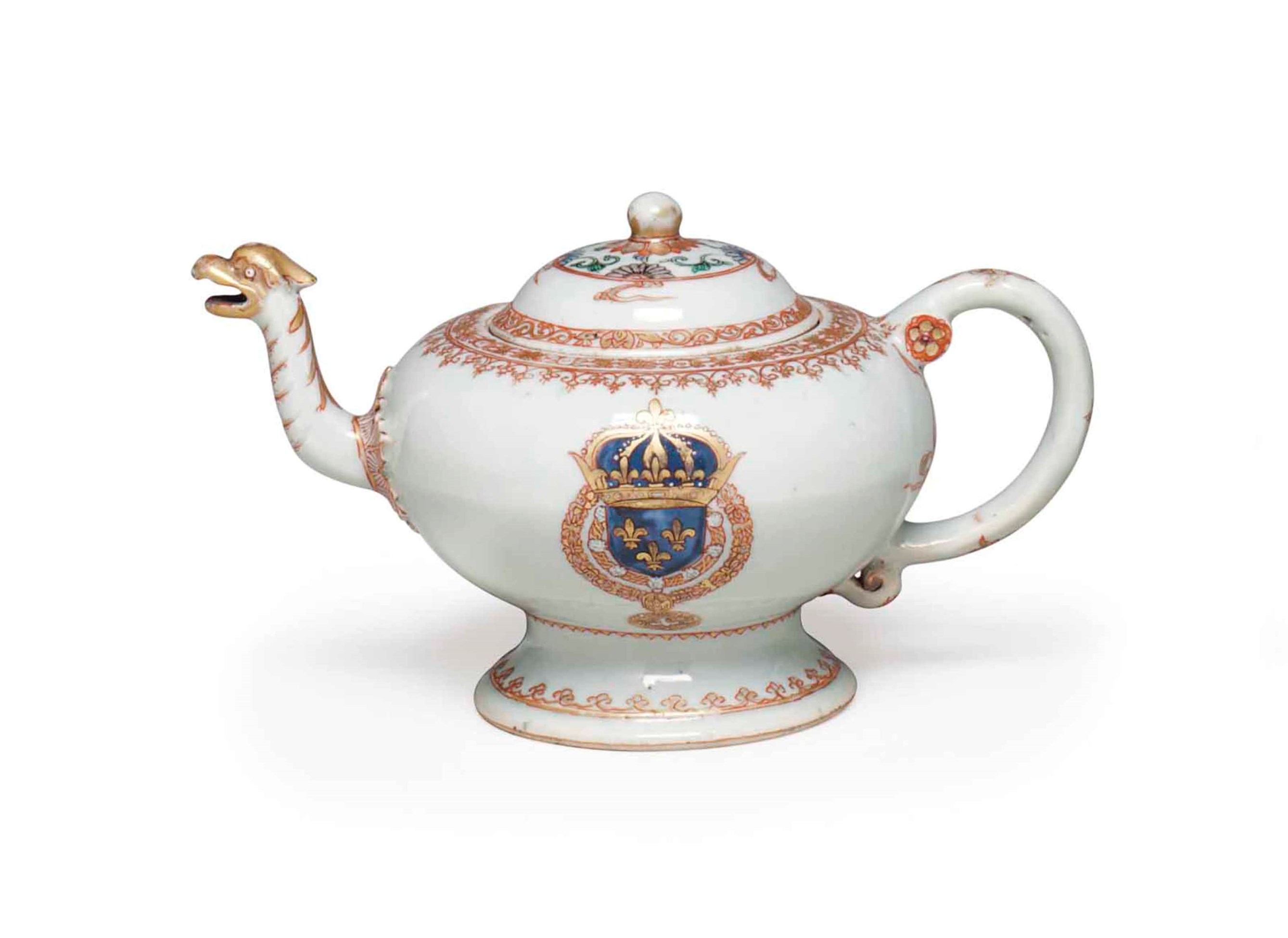 A CHINESE EXPORT FRENCH ROYAL TEAPOT AND COVER, CIRCA 1730 | Christie's