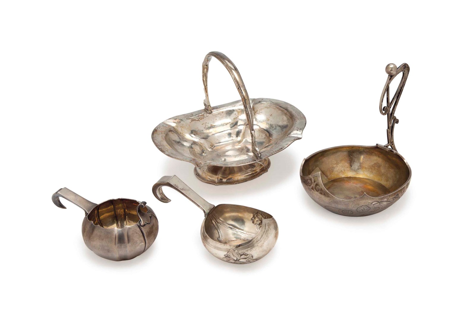 A GROUP OF RUSSIAN SILVER VESSELS,