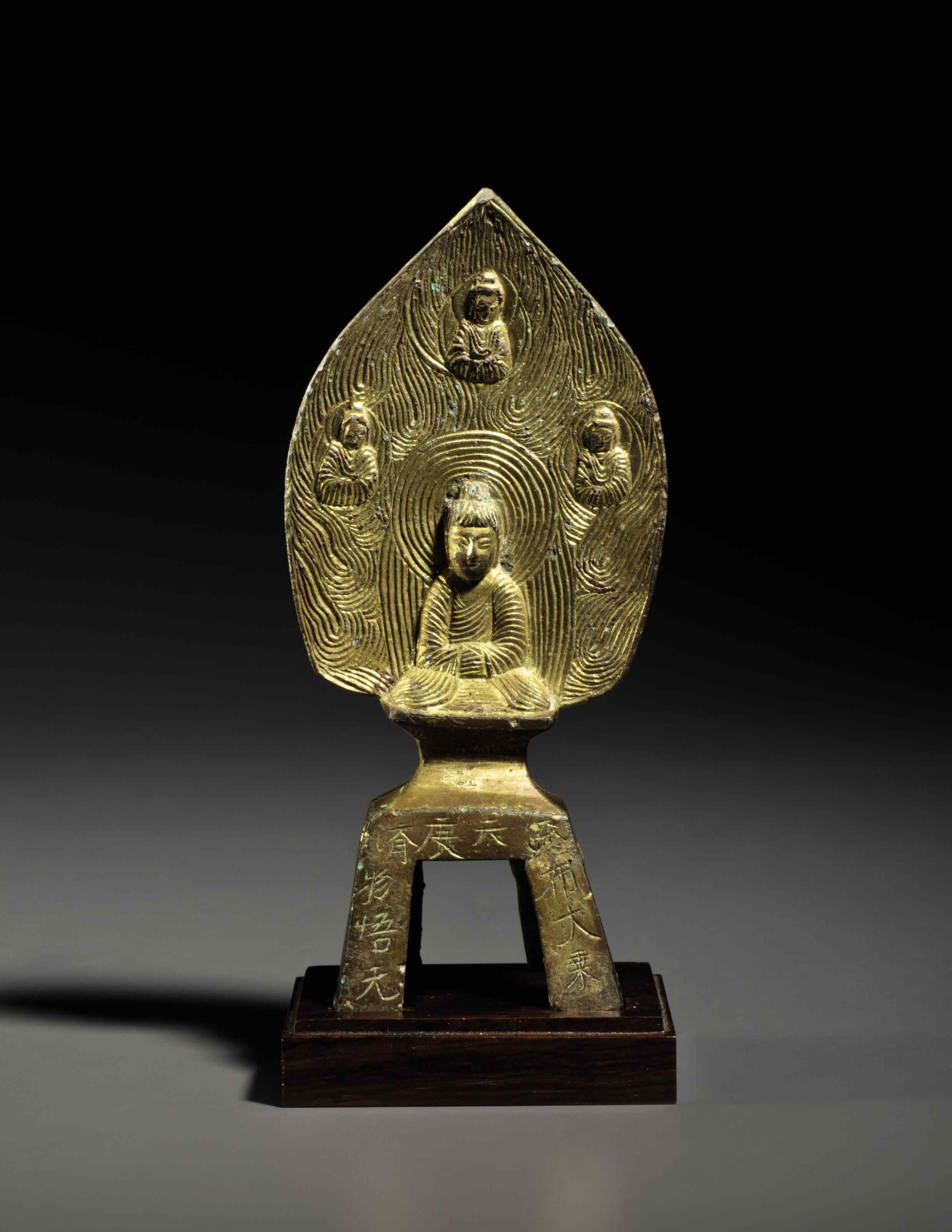 A RARE BRONZE RITUAL TRIPOD WINE VESSEL, JIA , EARLY SHANG DYNASTY ...