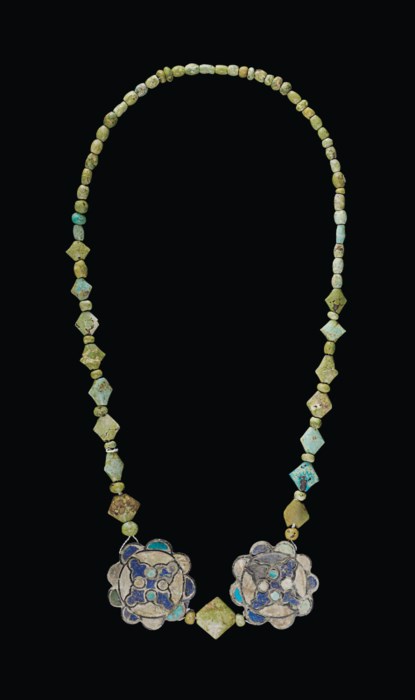 A BACTRIAN TURQUOISE, LAPIS LAZULI AND CHLORITE BEAD NECKLACE , CIRCA ...