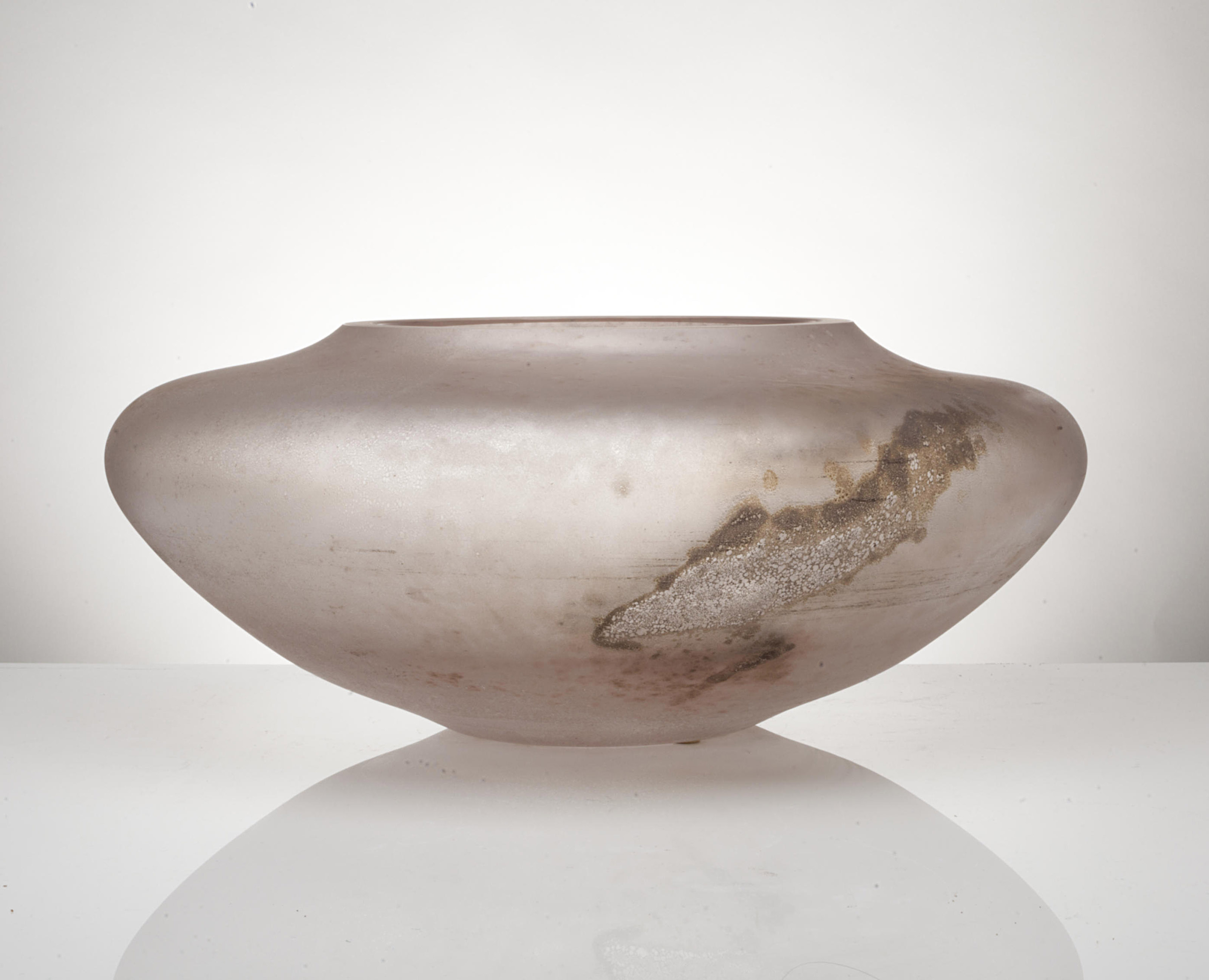 A LARGE 'SCAVO' VASE, 1980S, CENEDESE | Christie’s