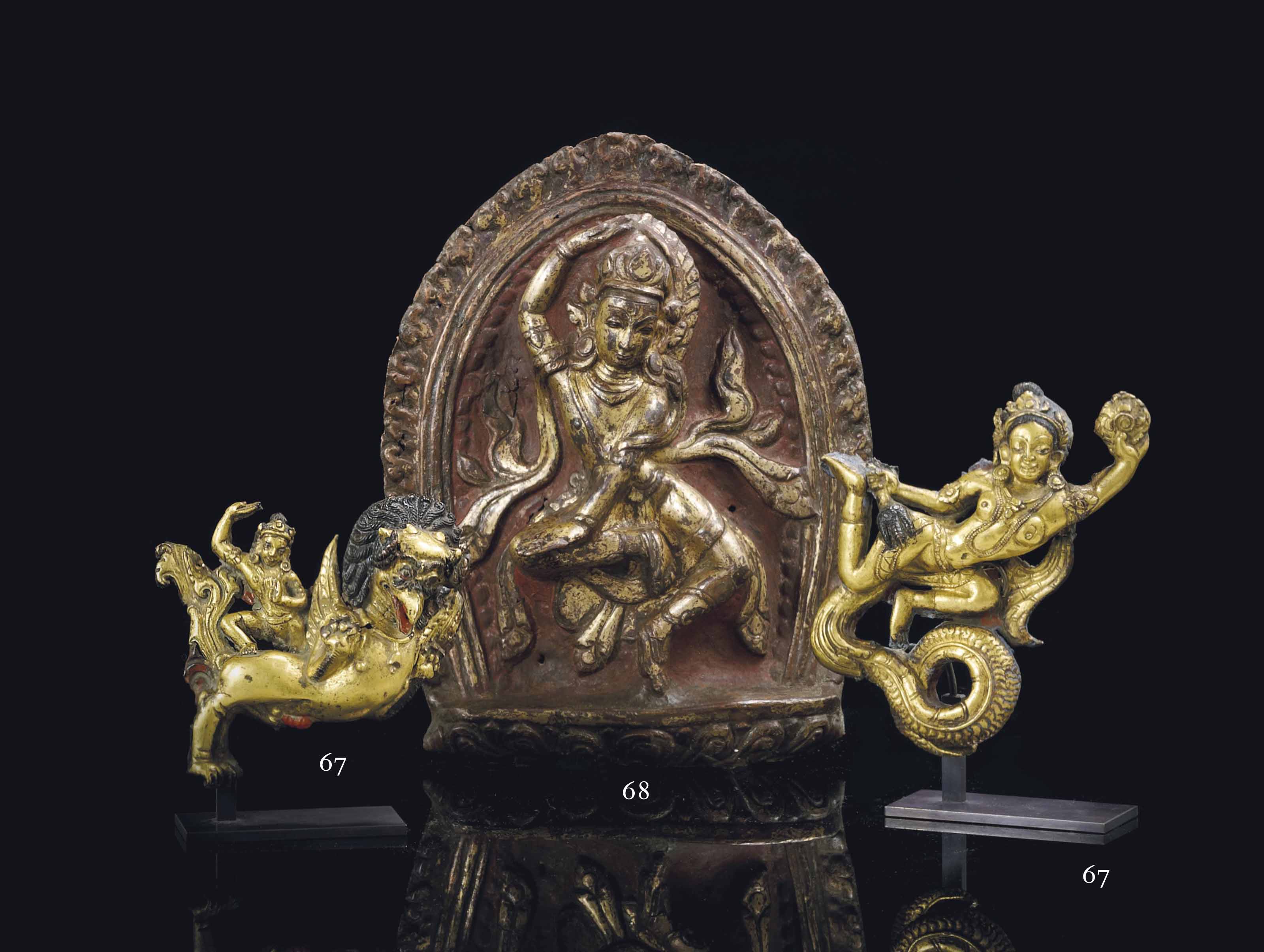 STATUETTE DE SAMVARA ET SA PAREDRE EN CUIVRE DORE, TIBET, FIN DU XVEME ...
