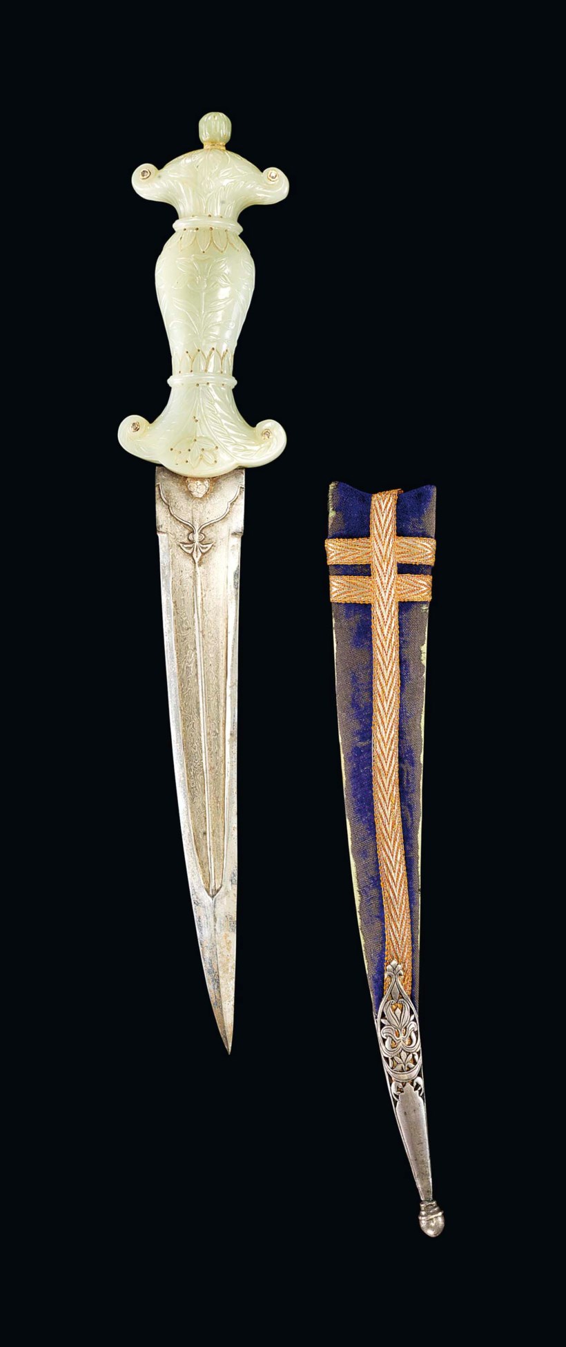 A JADE-HILTED DAGGER (KHANJAR), NORTH OR CENTRAL INDIA, 18TH CENTURY ...