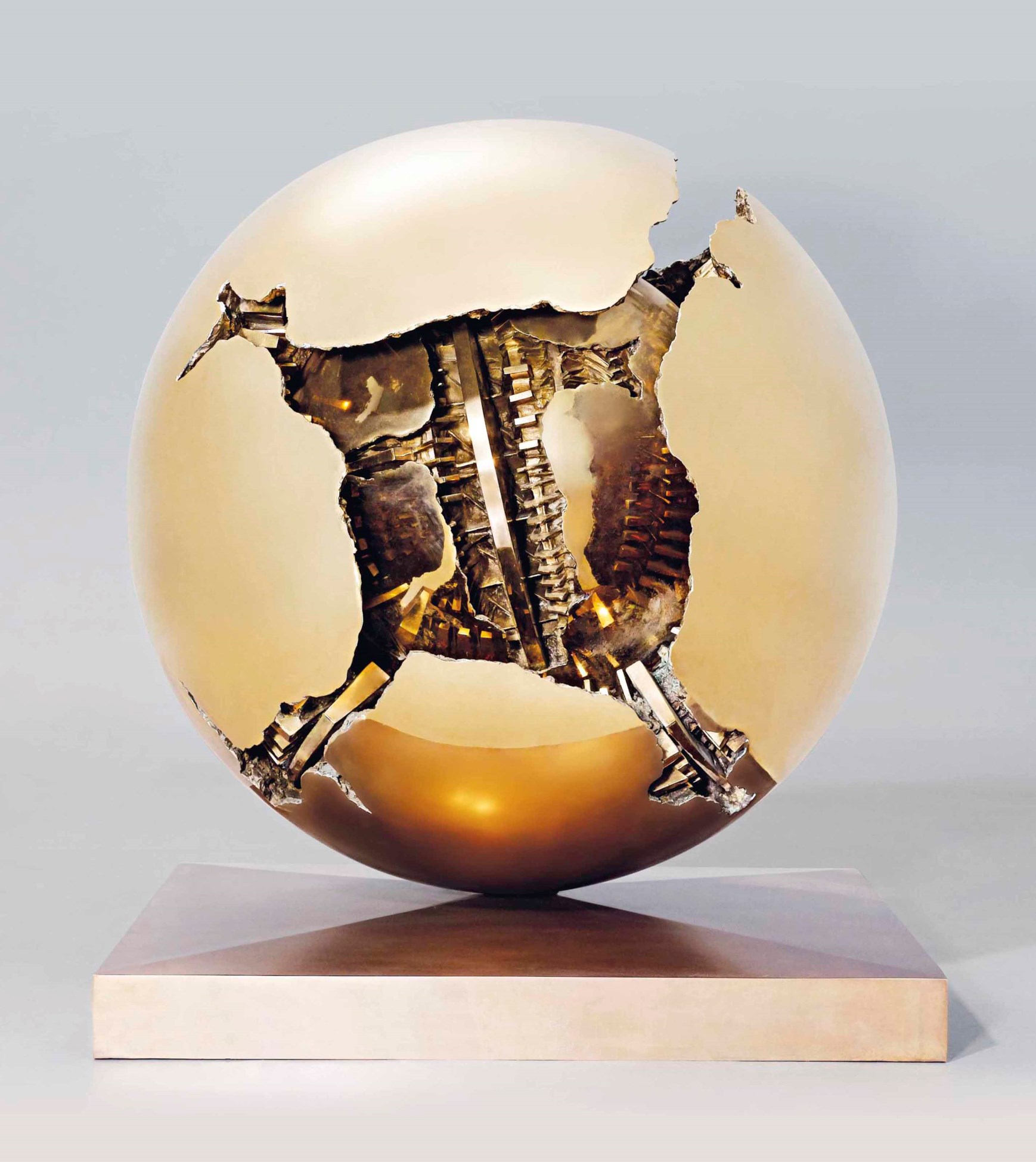 Arnaldo Pomodoro (B. 1926), Sfera con Sfera | Christie's