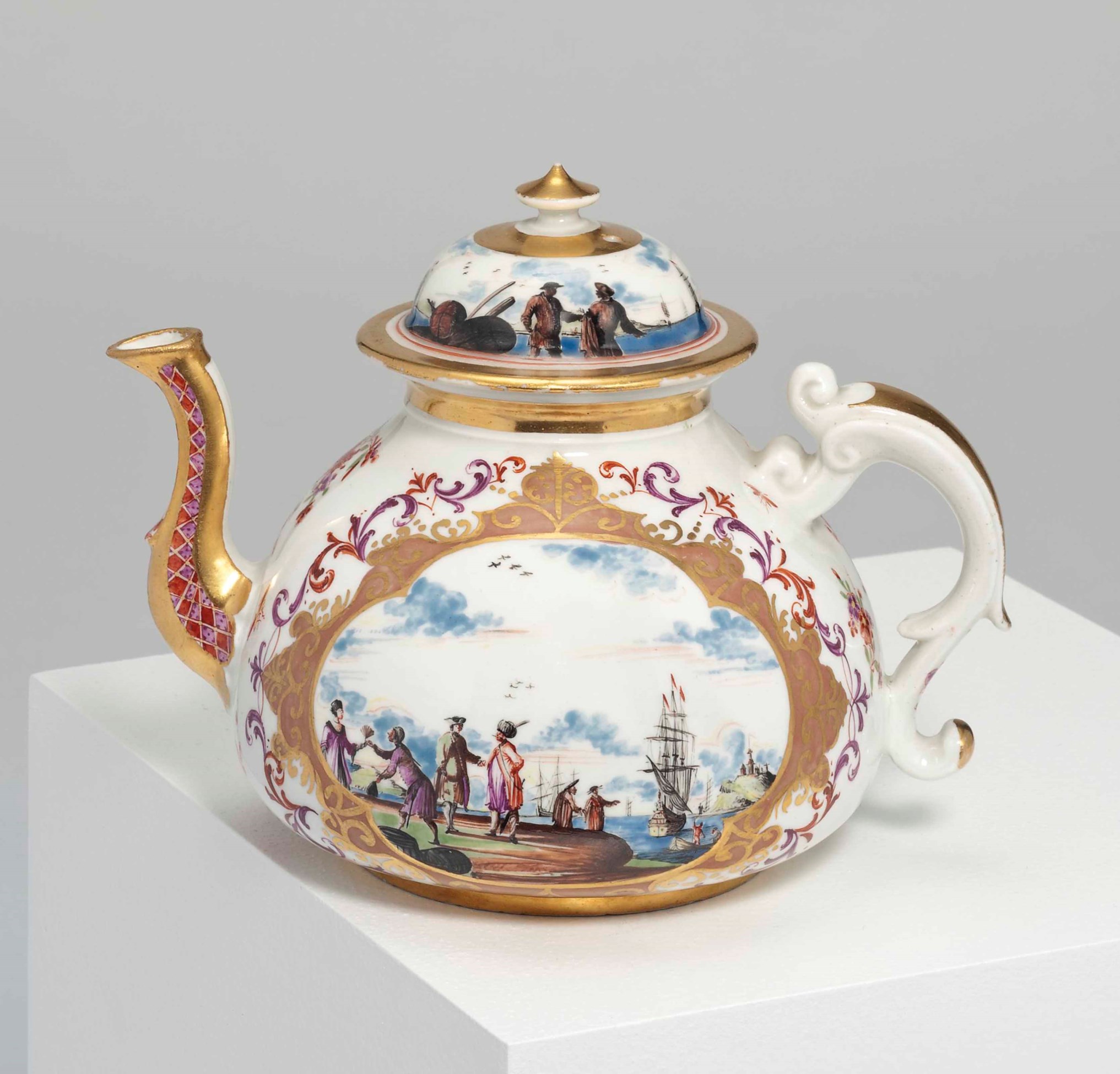 A MEISSEN (K.P.M.) TEAPOT AND COVER